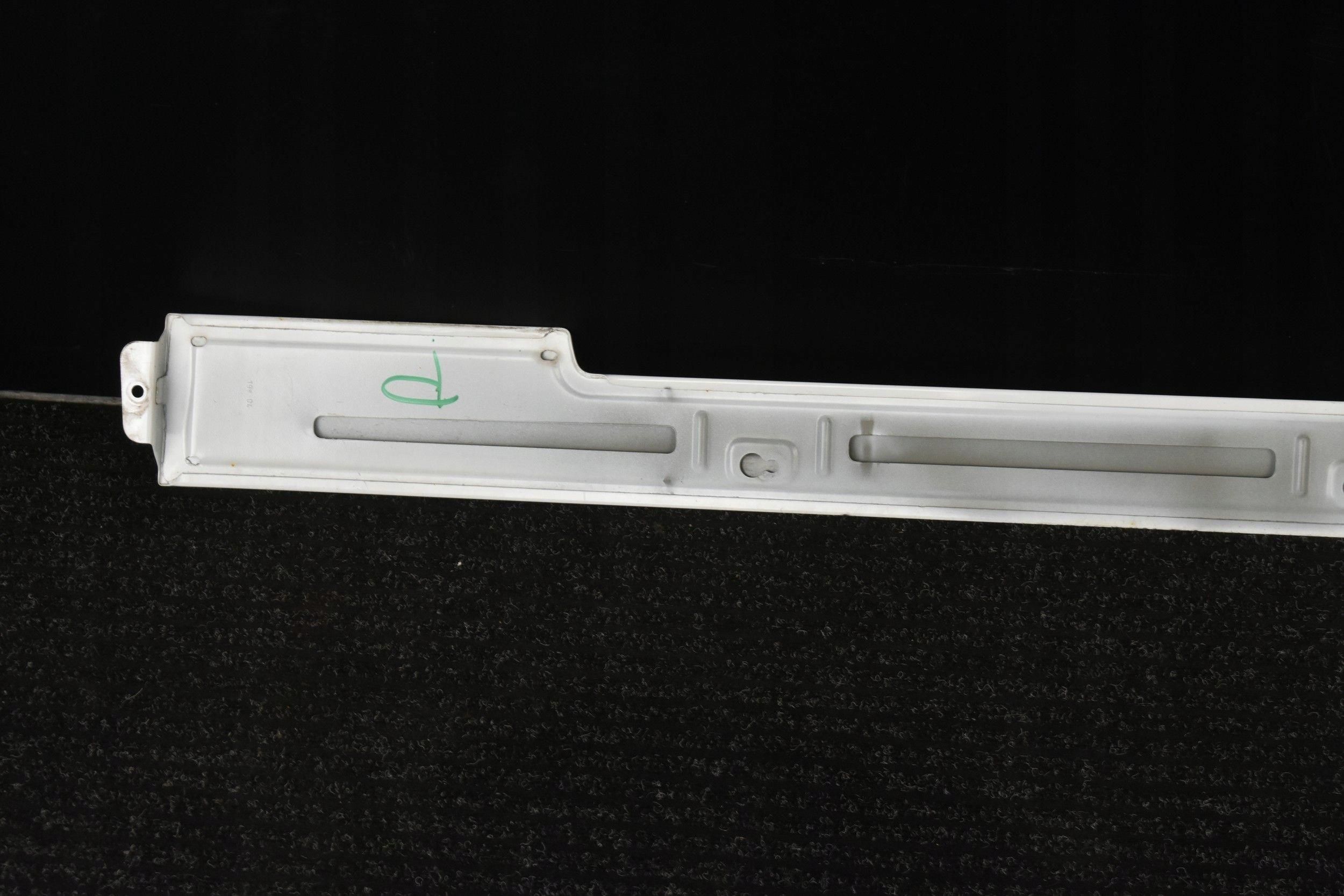 Listwa boczna Mercedes-Benz Oe Osłona Szyny Drzwi Przesuwnych Prawa ...