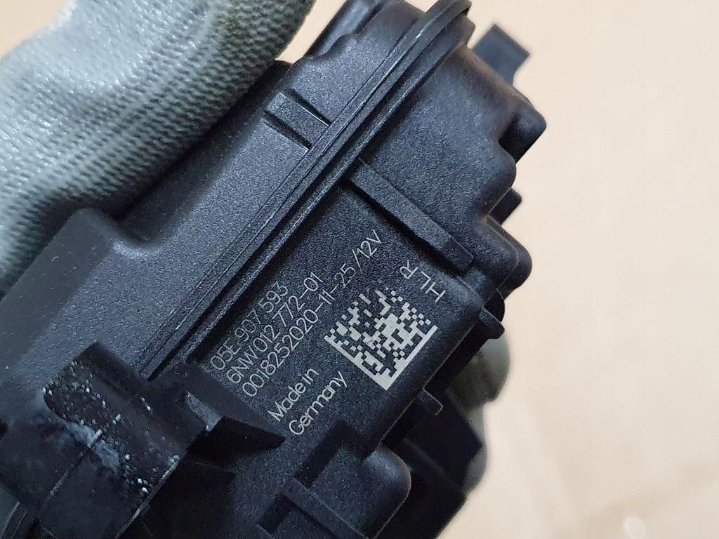 Wyposażenie elektryczne Volkswagen Nastawnik Pompy Wody 05E907593 Vw ...