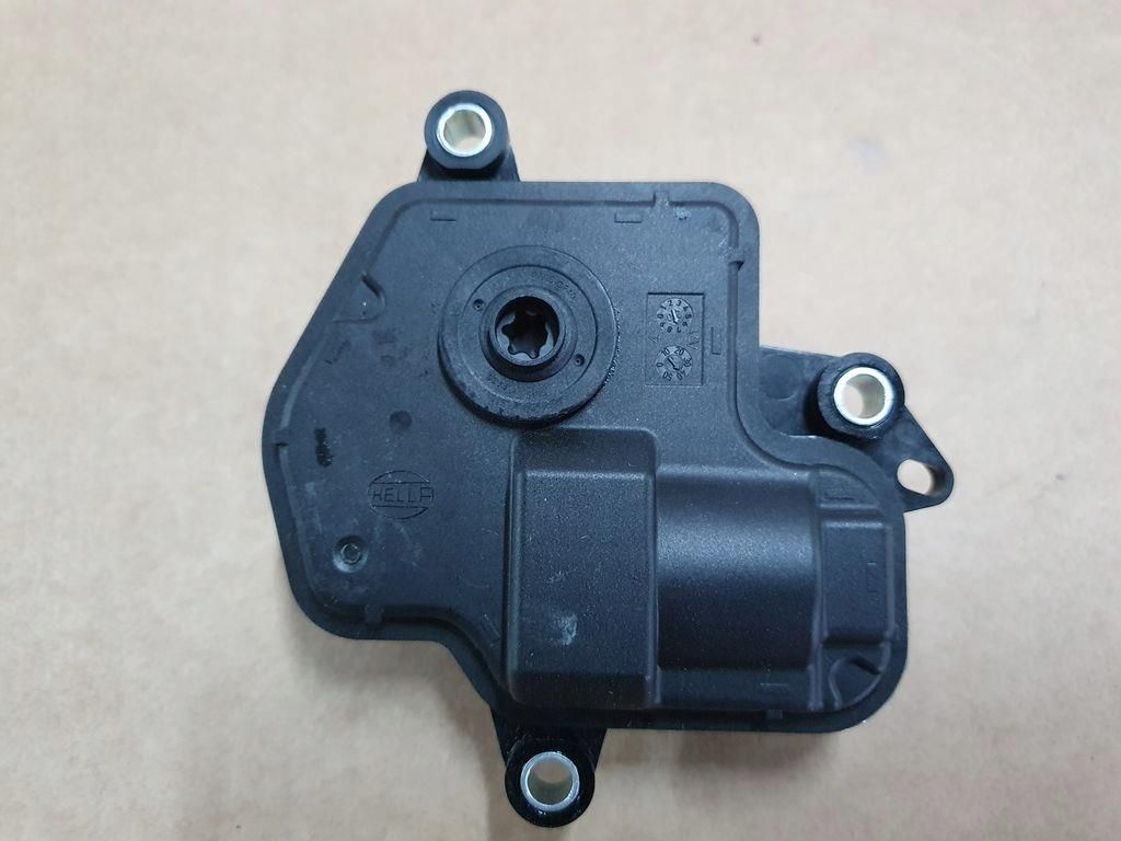 Wyposażenie elektryczne Volkswagen Oe Nastawnik Pompy Wody 05E907593 Vw ...