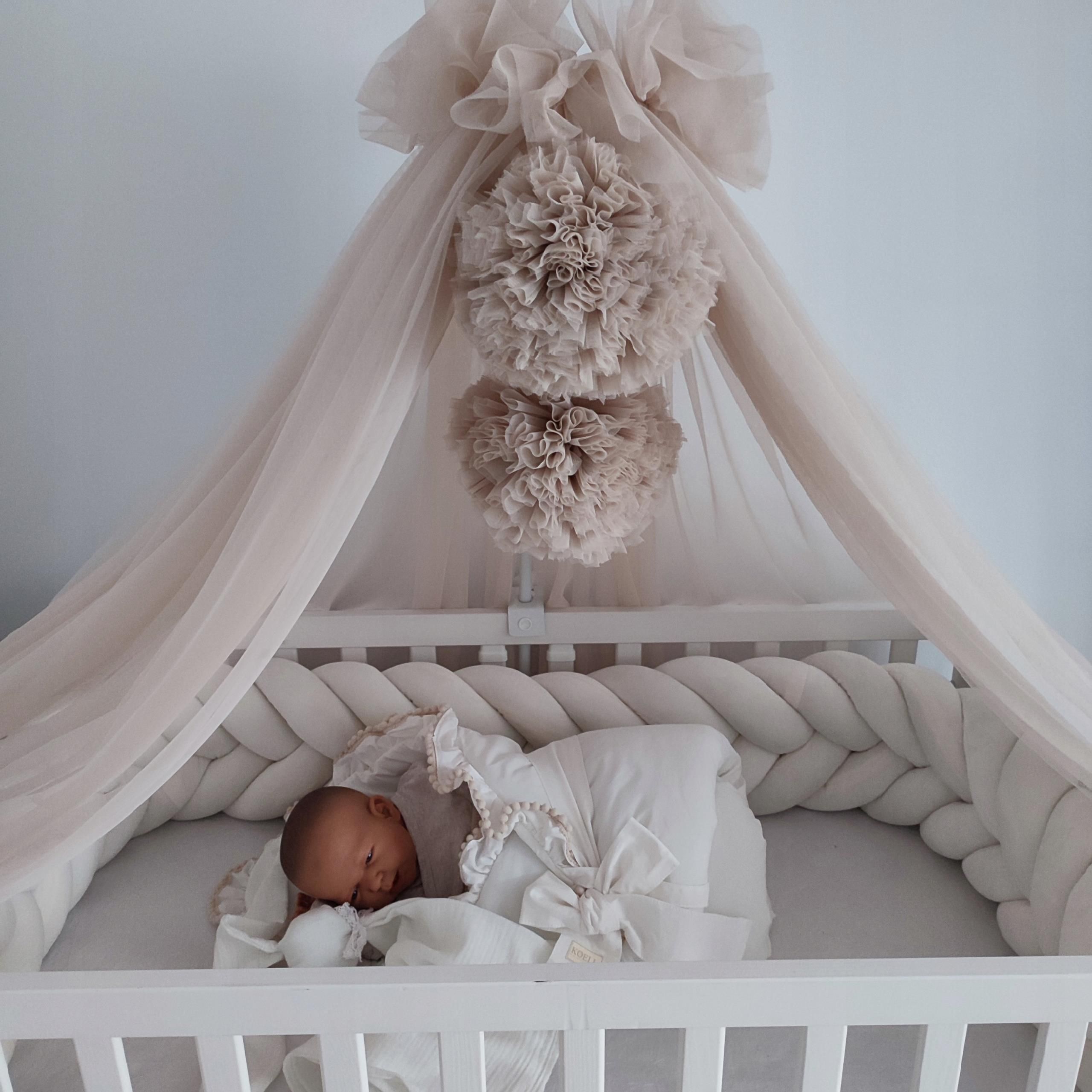 Koell Baldachim Z Pomponami Do Łóżeczka Tiul Beżowy - Opinie i ...