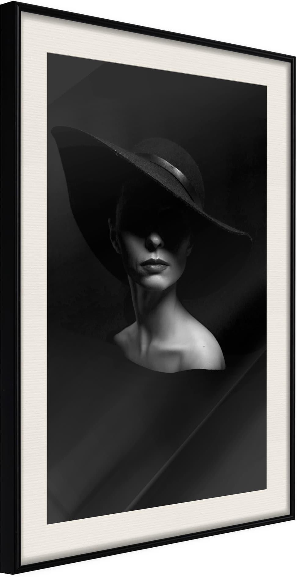 Artgeist Plakat - Kobieta w kapeluszu (rozmiar 20x30, wykończenie Rama czarna z passe-partout ...