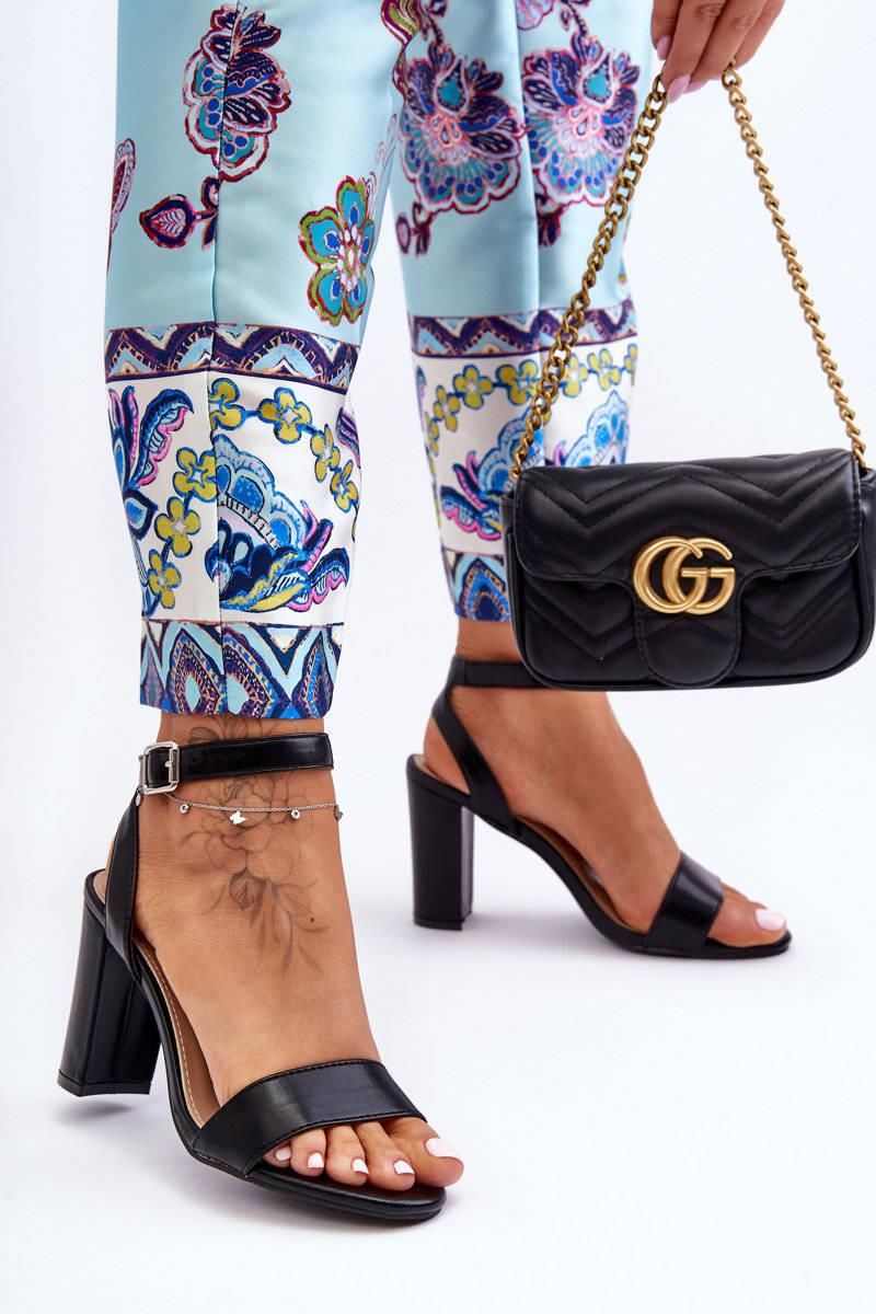 Klasyczne Damskie Sandały Na Słupku Czarne Treada - Ceny i opinie ...