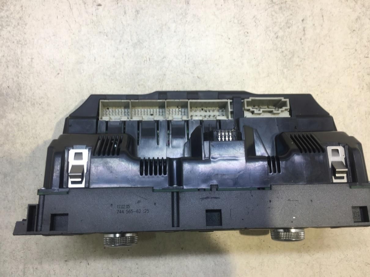 Audi Panel Nawiewu Klimatyzacji Audi A6 C6 3 2 V6 Fsi - Opinie i ceny ...