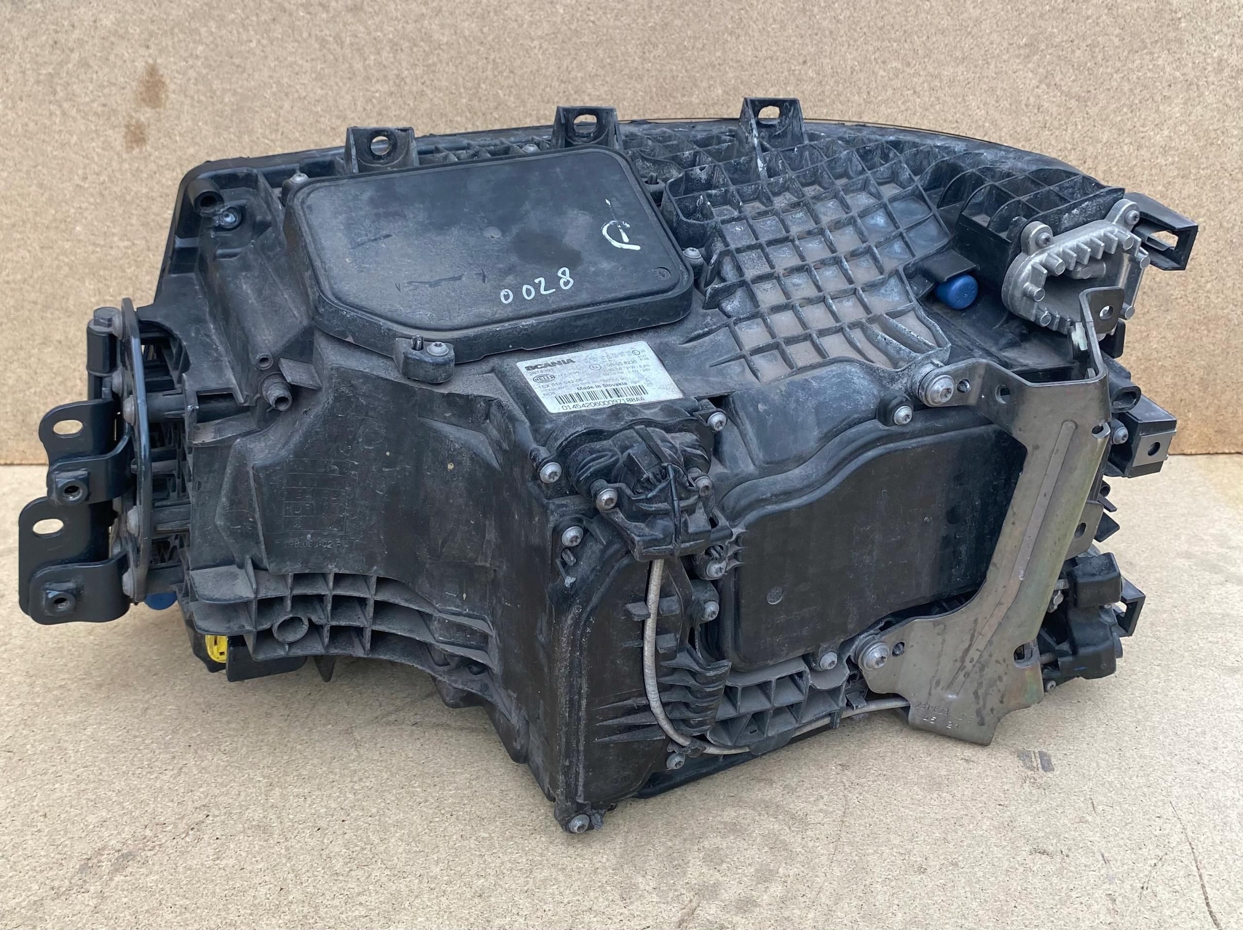 Lampa przednia Scania Lampa Led Rh Scania R S Ngt 2674391 - Opinie i ...