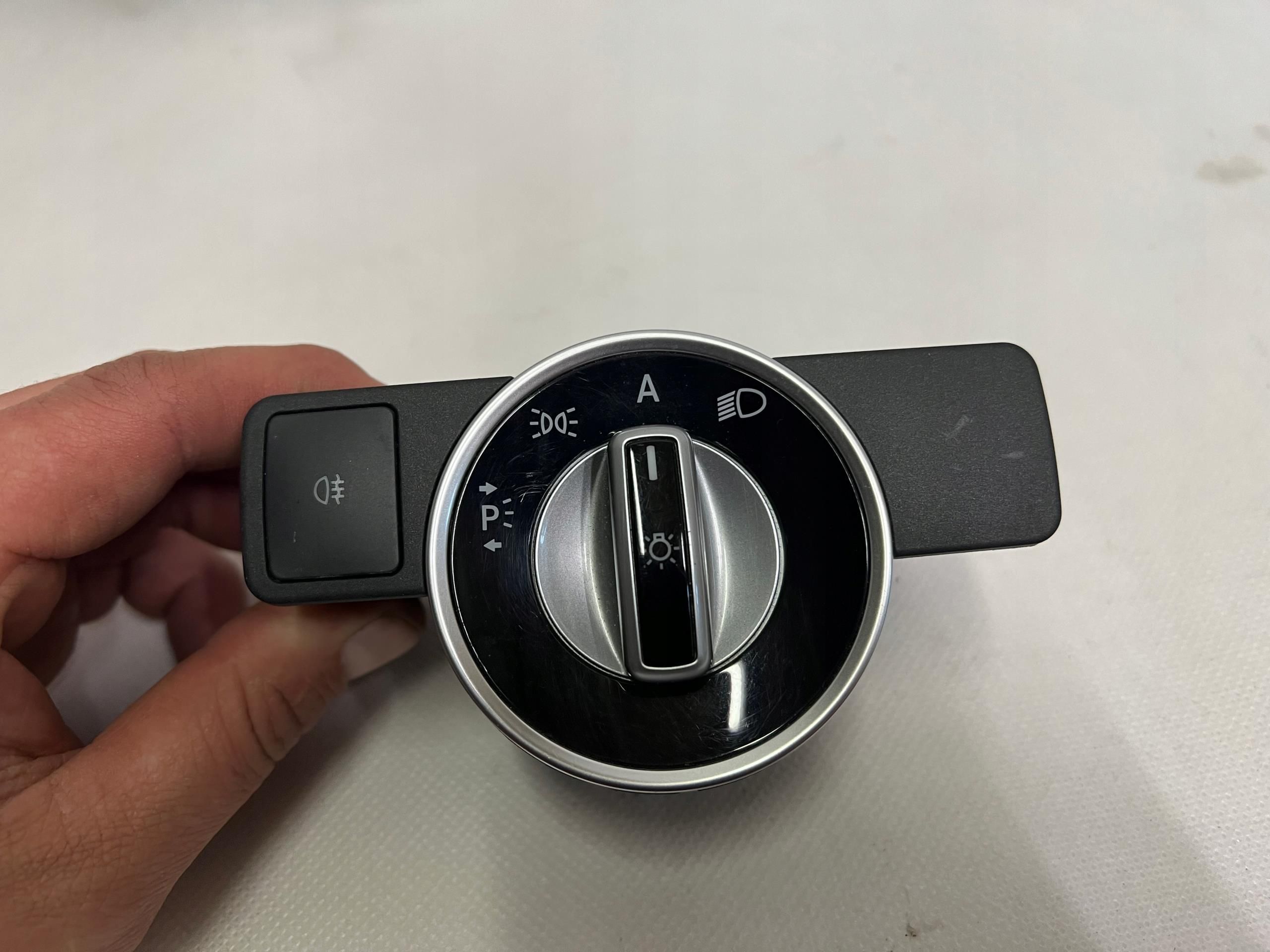 Mercedes Benz Mercedes W204 Lift Włącznik Świateł A2129056800 - Opinie ...