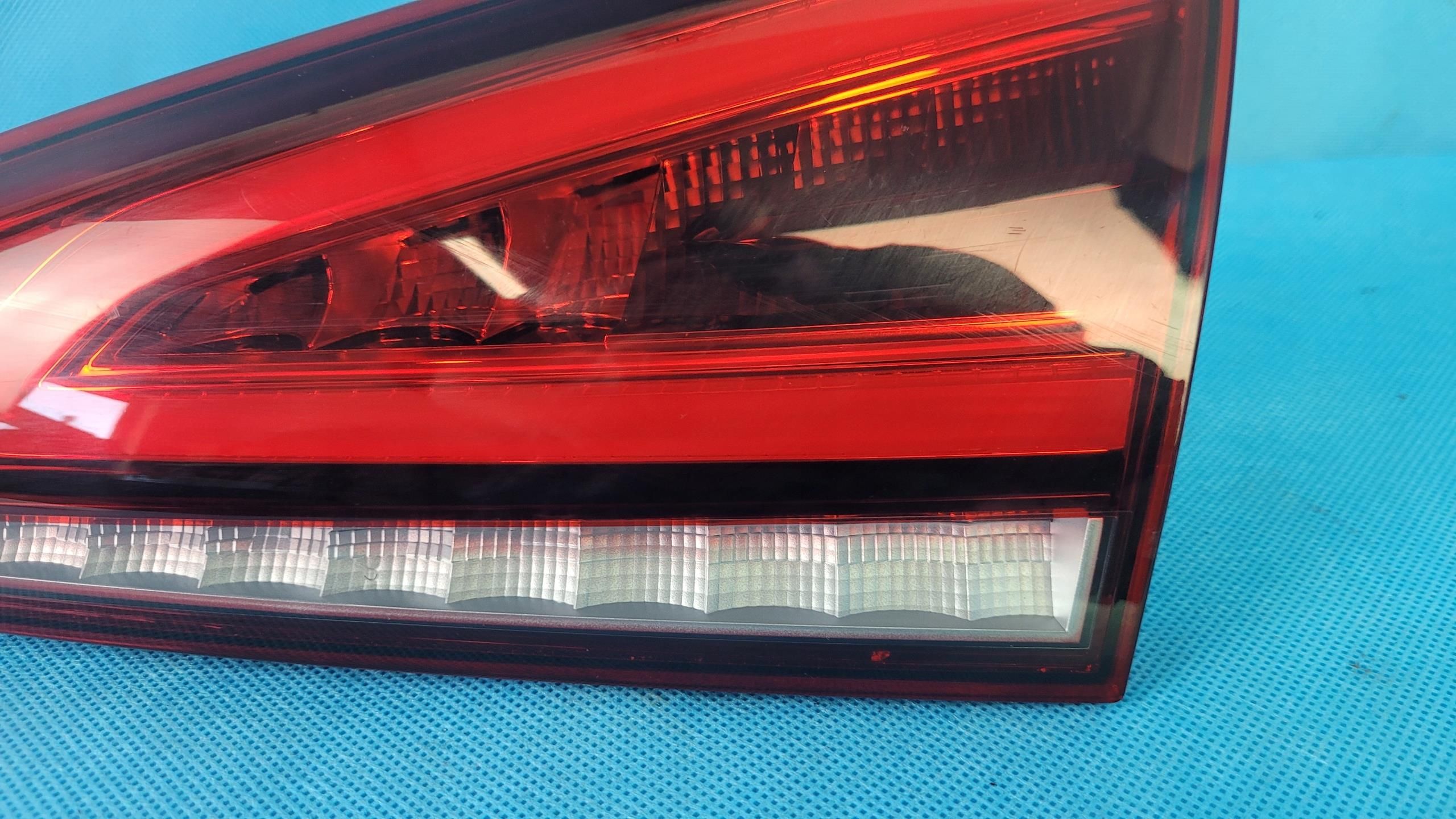 Lampa tylna Mercedes Benz W177 A200 20R Lampa Klapy Prawy Tył ...