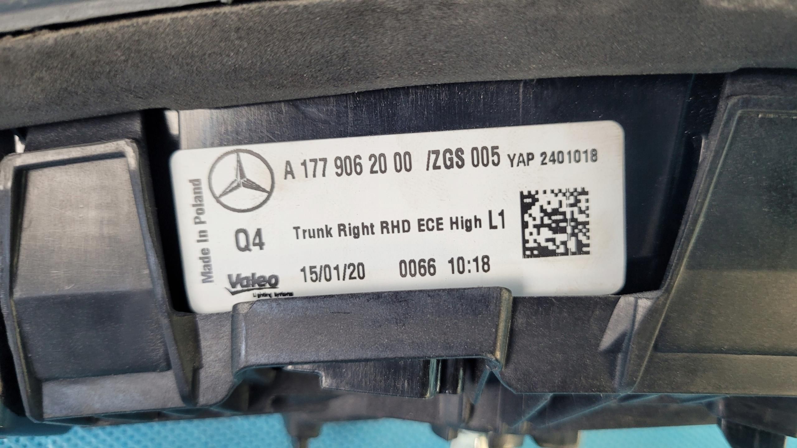 Lampa tylna Mercedes Benz W177 A200 20R Lampa Klapy Prawy Tył ...