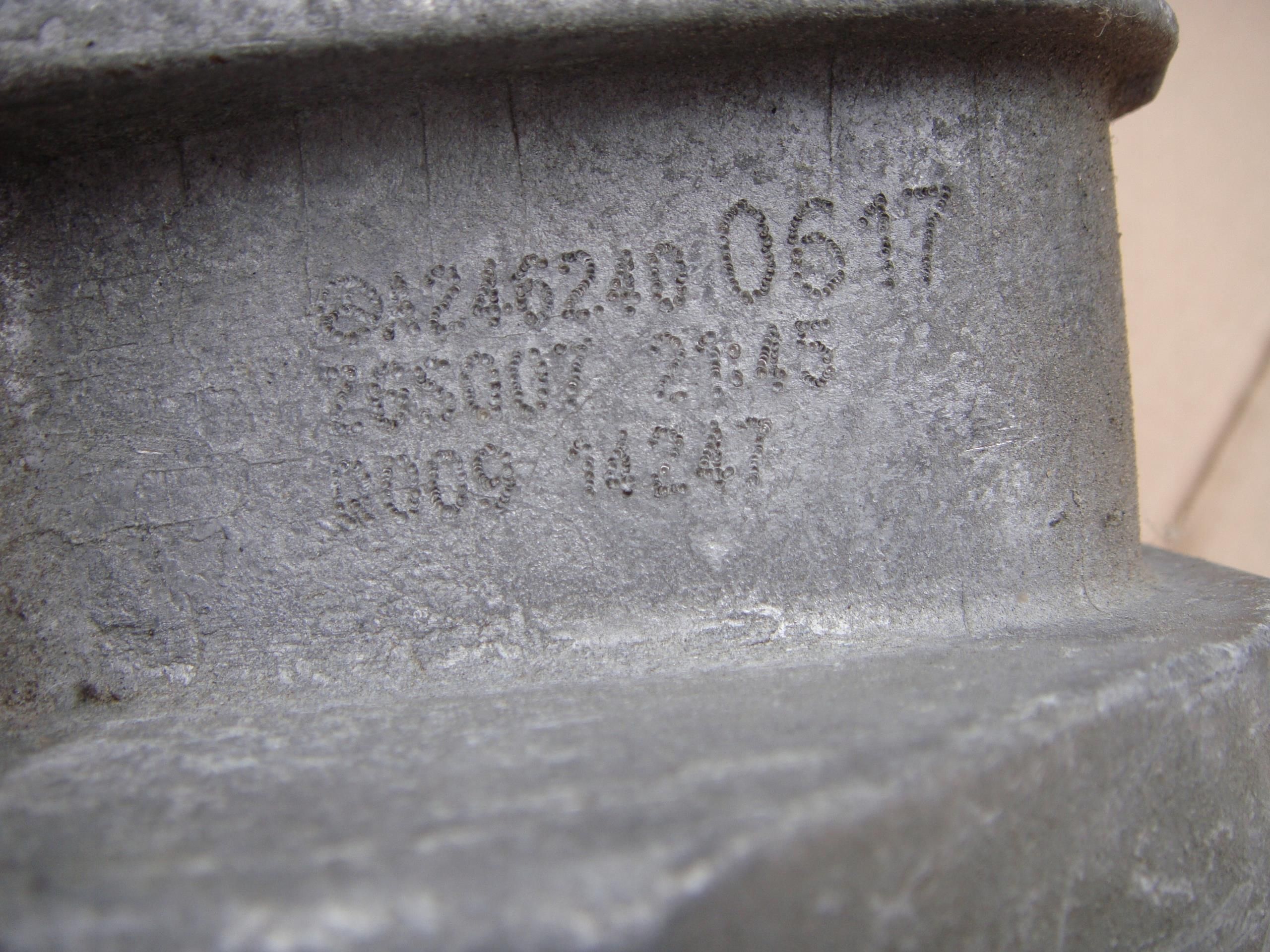 Zawieszenie silnika Mercedes Benz Poduszka Skrzyni A2462400617 Mercedes ...