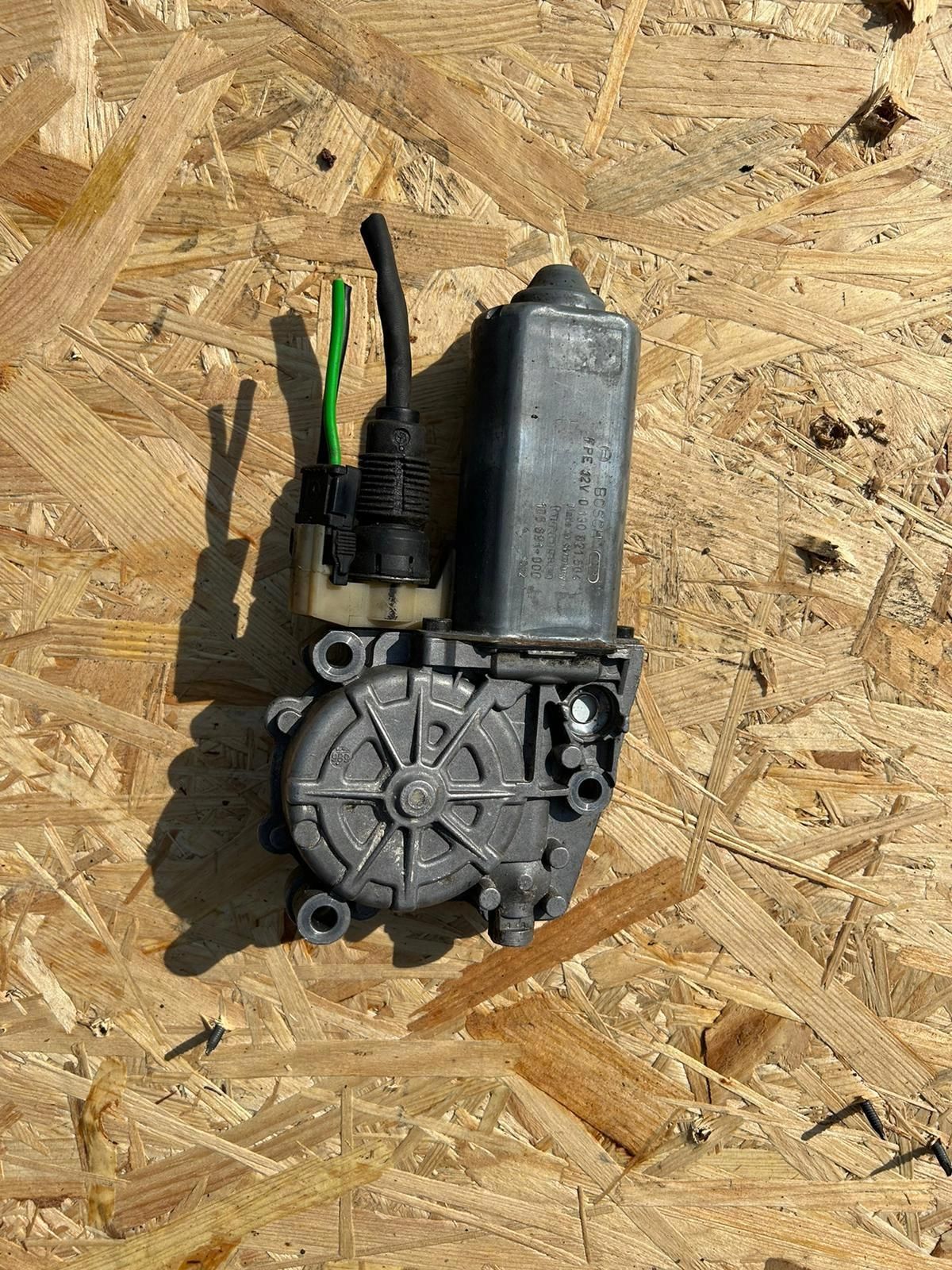 Wyposażenie elektryczne Bosch Silnik Szyby Lewy Przód Mercedes W140 ...