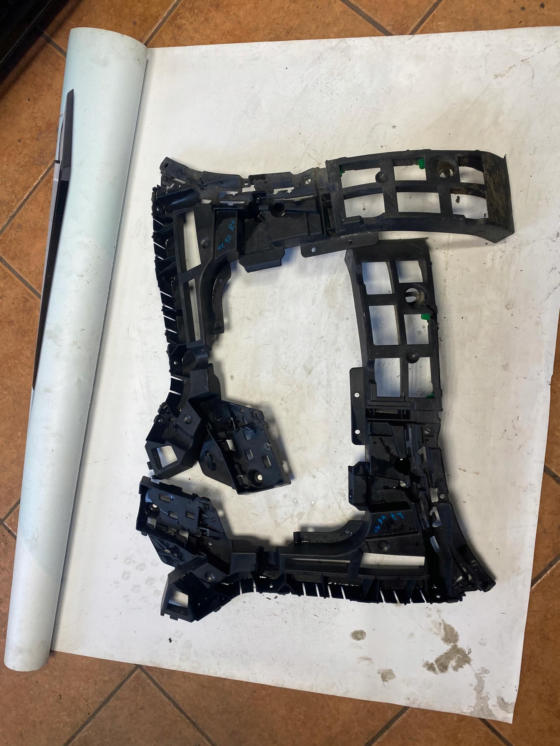 Volvo Oe Volvo Xc90 31407731 Ślizg Zderzaka Prawy Lewy - Opinie i ceny ...