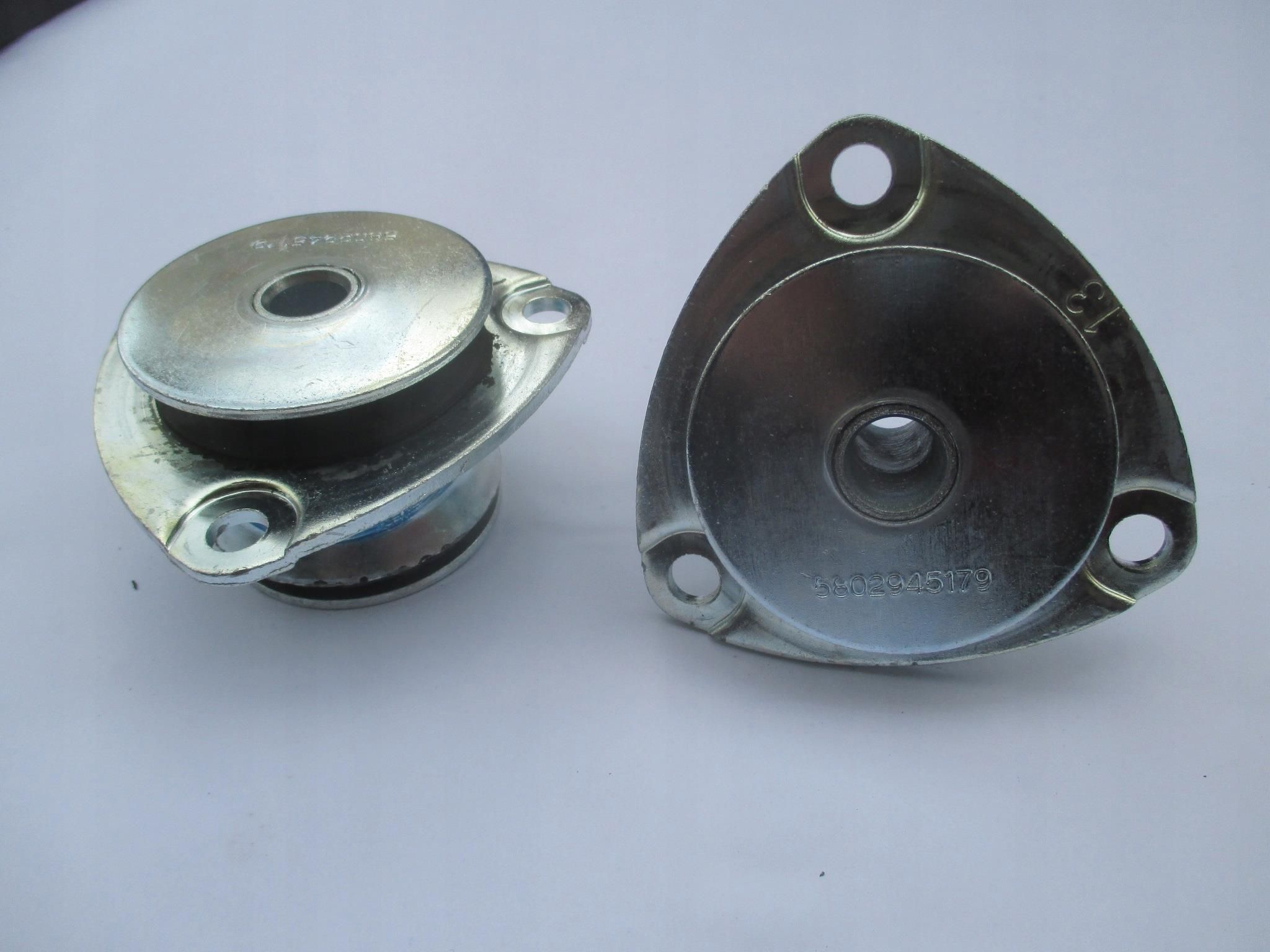 Iveco Oe Poduszka Kabiny Iveco Daily Kpl Tył 42550500 Nowe - Opinie i ...