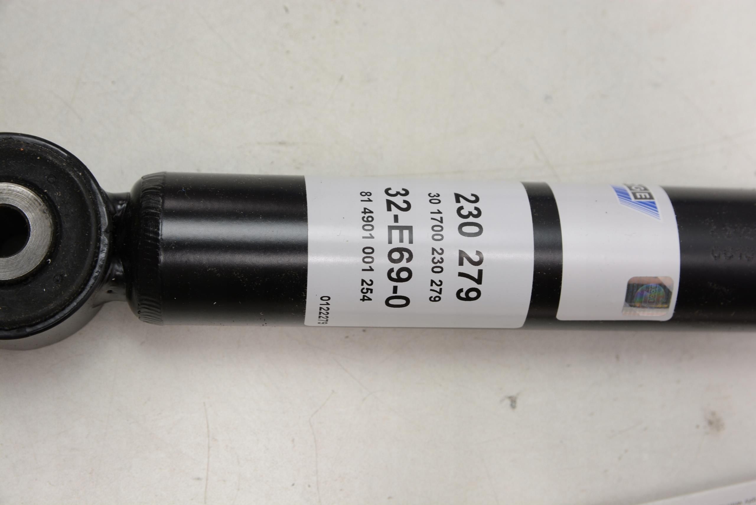 Amortyzator samochodowy Boge 32 E69 0 Amortyzator Tył Renault Clio 5% ...