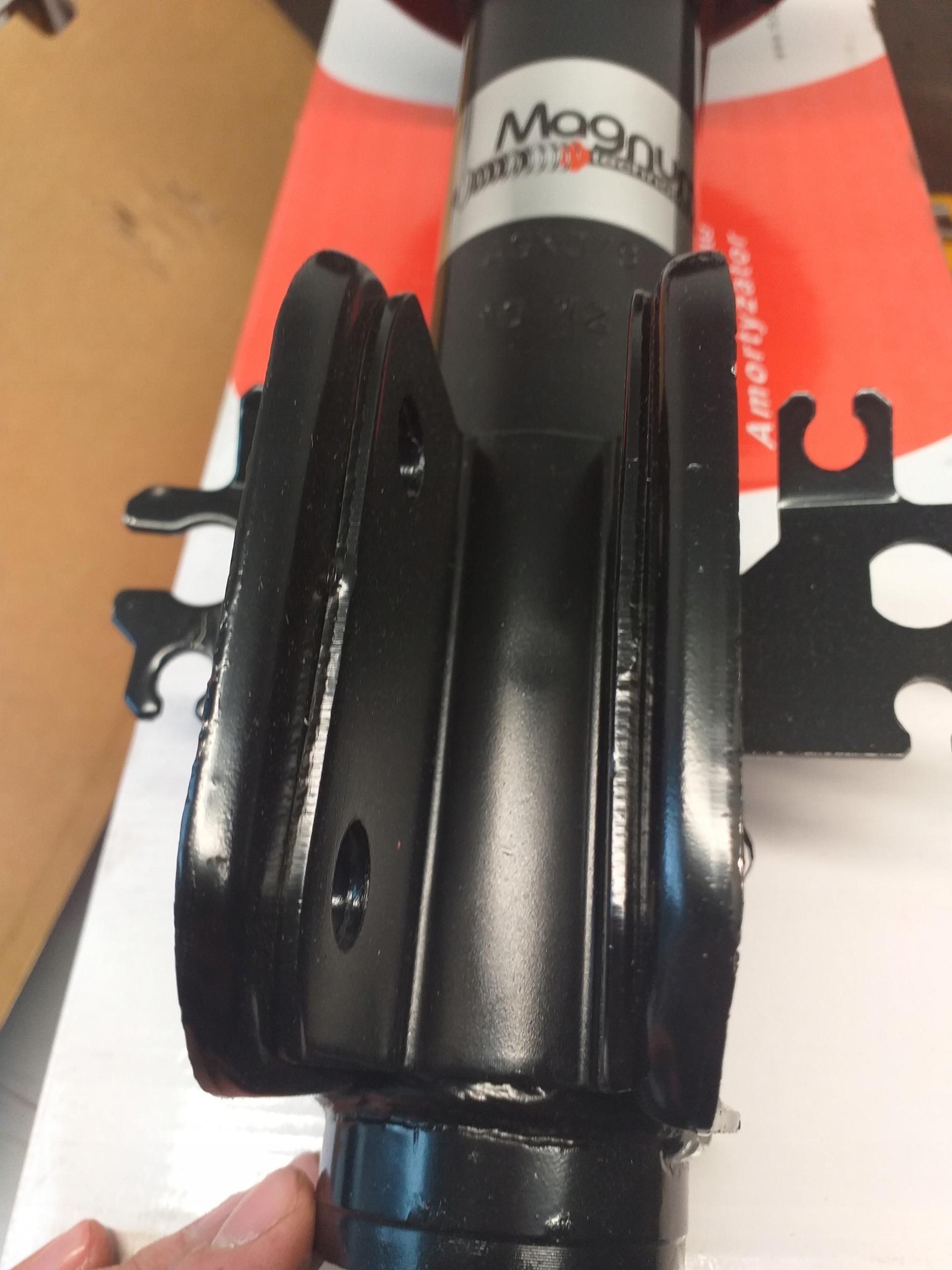 Amortyzator samochodowy Magnum Technology Amortyzatory Przód Kpl ...