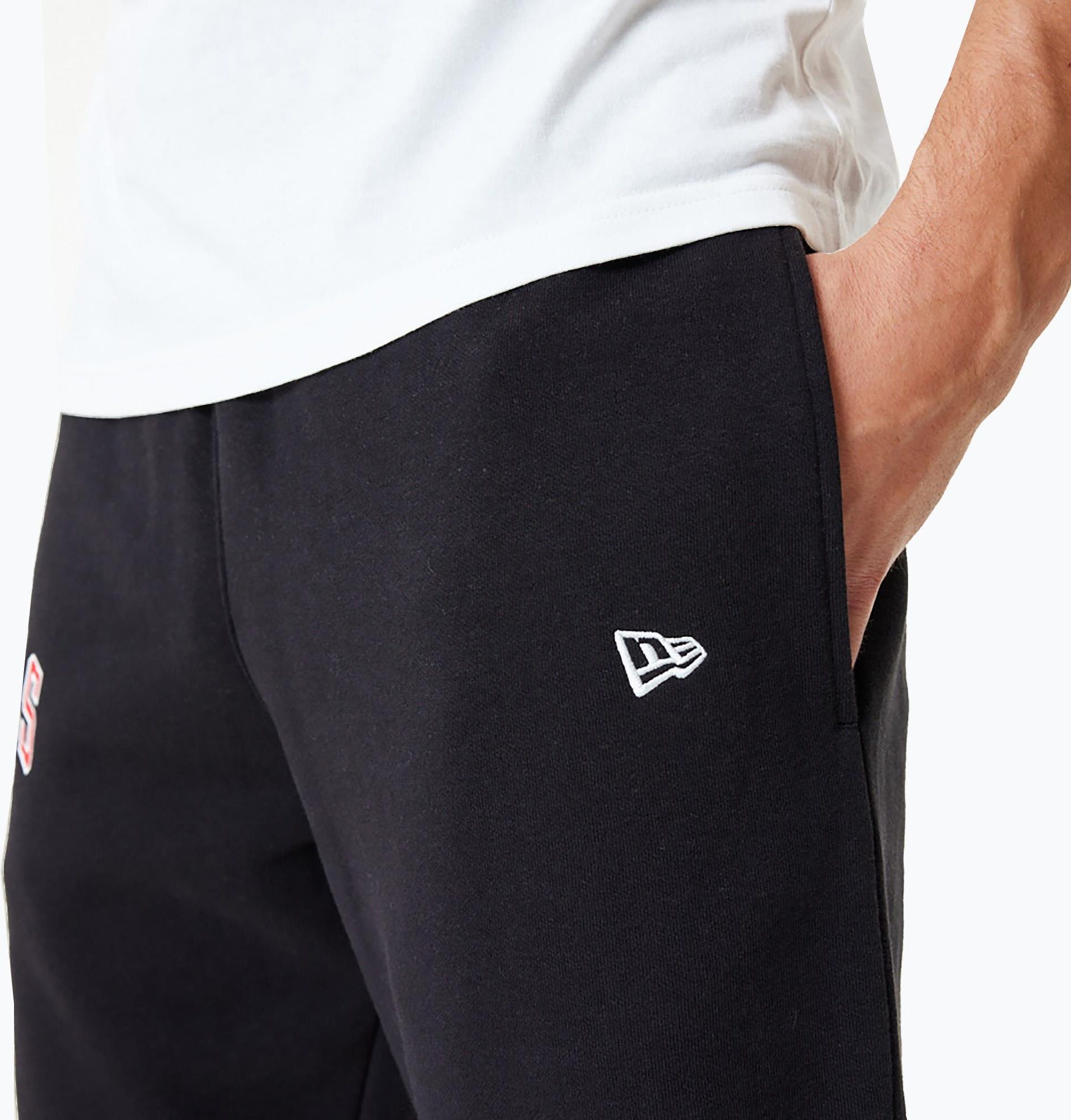 Spodnie męskie New Era NBA Essentials Jogger Chicago Bulls black - Ceny ...