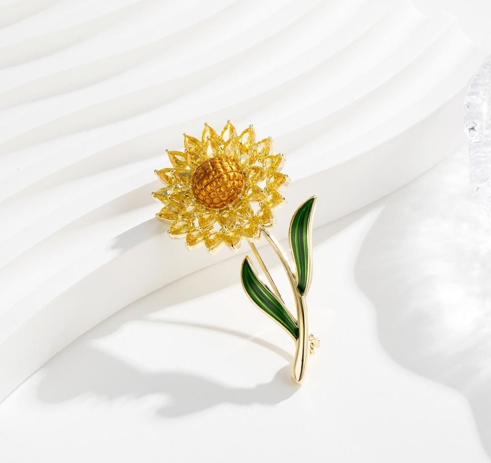 Senior Brooches Flower Leaf Brooch Pins for Women Suit Pendant Fashion ...