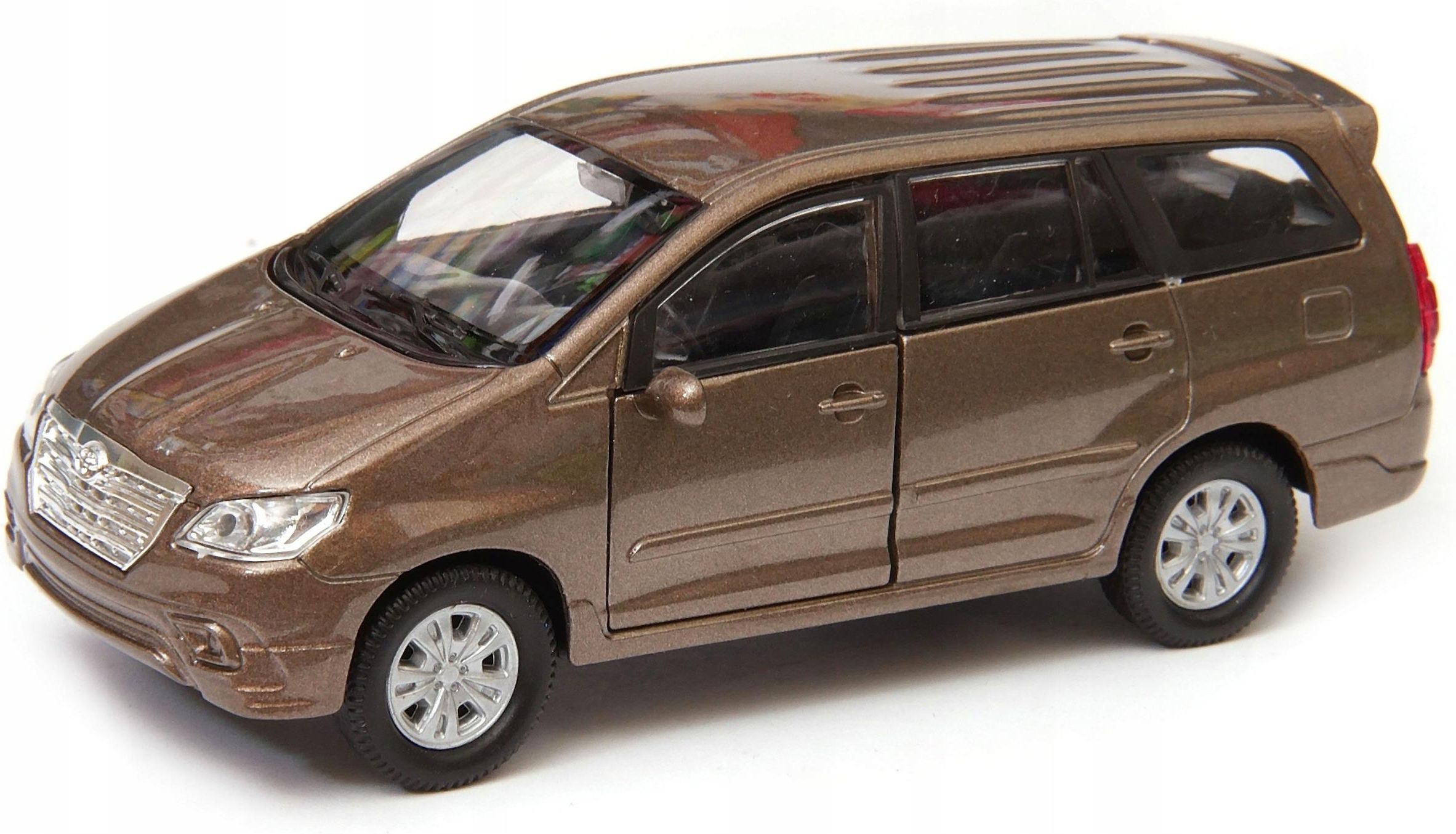 Welly Toyota Innova 1:34 39 Brązowy 43618BROWN - Ceny i opinie - Ceneo.pl