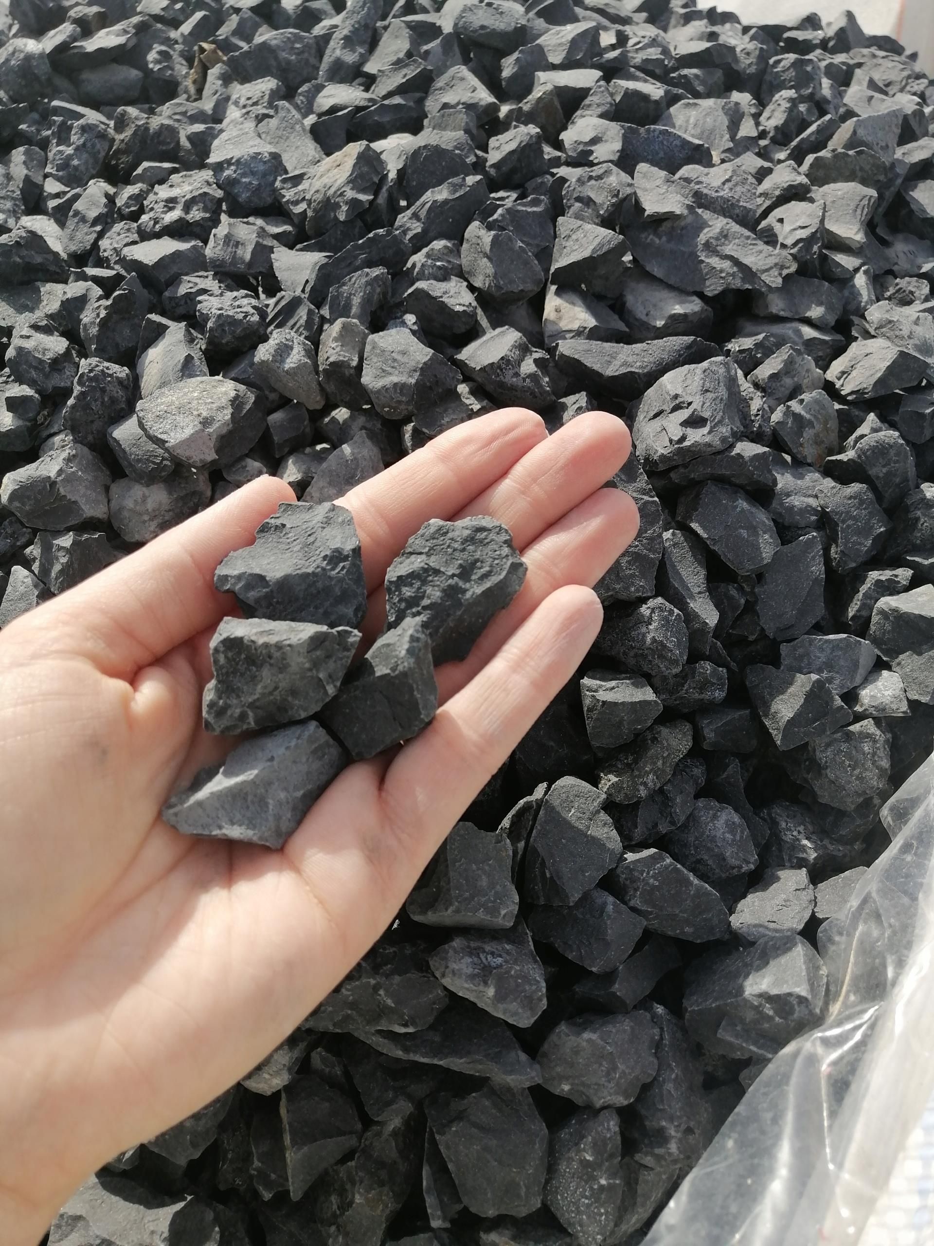 Grys Czarny Antracyt Bazalt 16-22 Tona Głaz - Ceny i opinie - Ceneo.pl