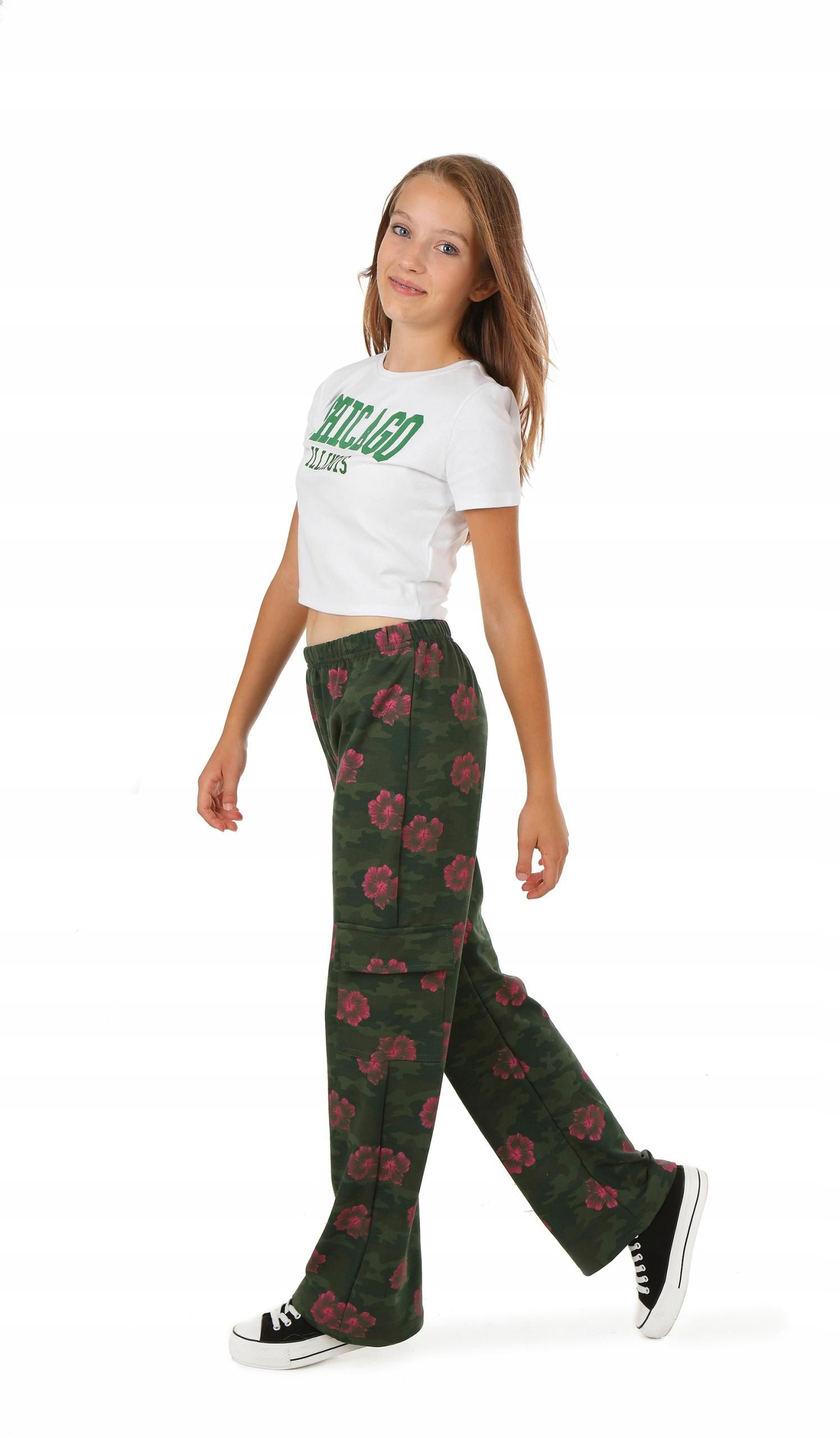 Szerokie spodnie, bojówki, produkt polski 158 Kwiat Moro - Ceny i ...