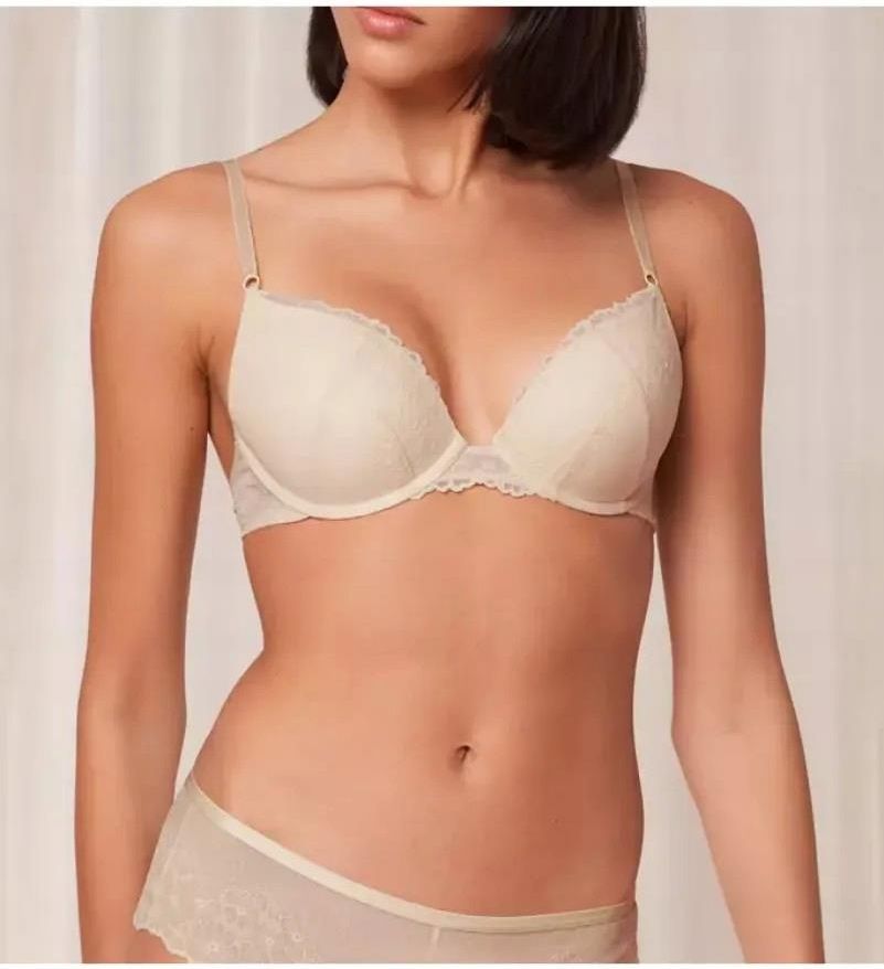 Biustonosz Push-Up Bright Spotlight WHU Beżowy - Triumph 70B - Ceny i opinie - Ceneo.pl