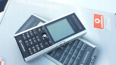 sony ericsson v600