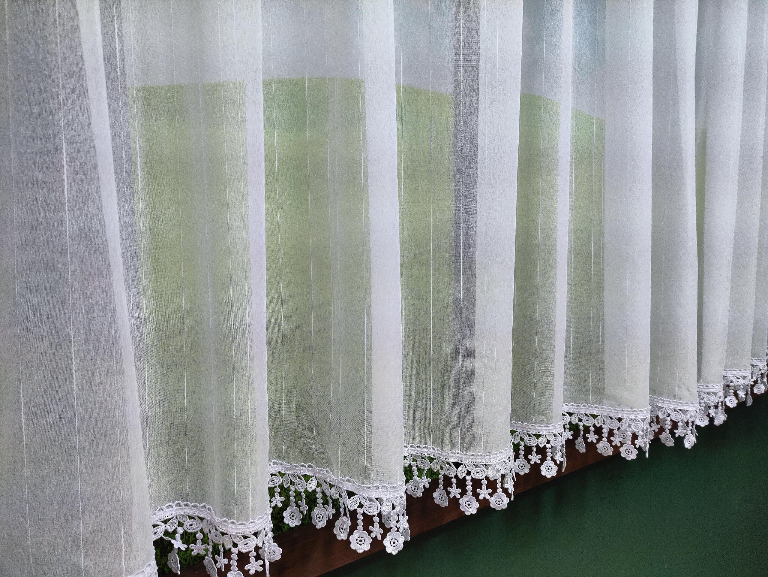 Firany Gotowe Fantazyjna Biała Gotowa Firana Z Koronką 900x210 Gipiura ...