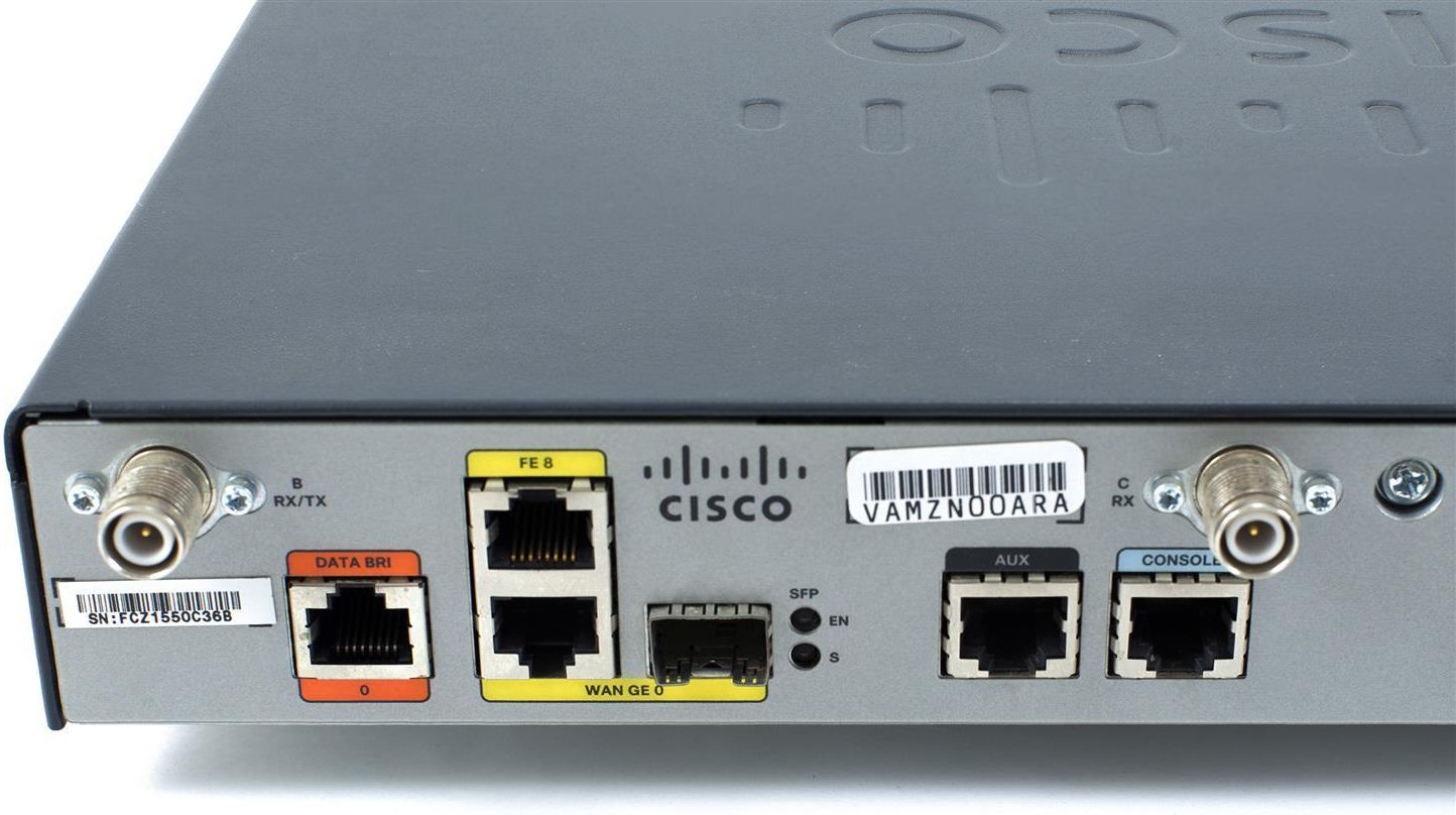 Router Cisco 892 GigaE SecRouter SFP w/ 802,11n FCC Comp ( 892FW-A-K9) (CISCO892FW-A-K9 ...