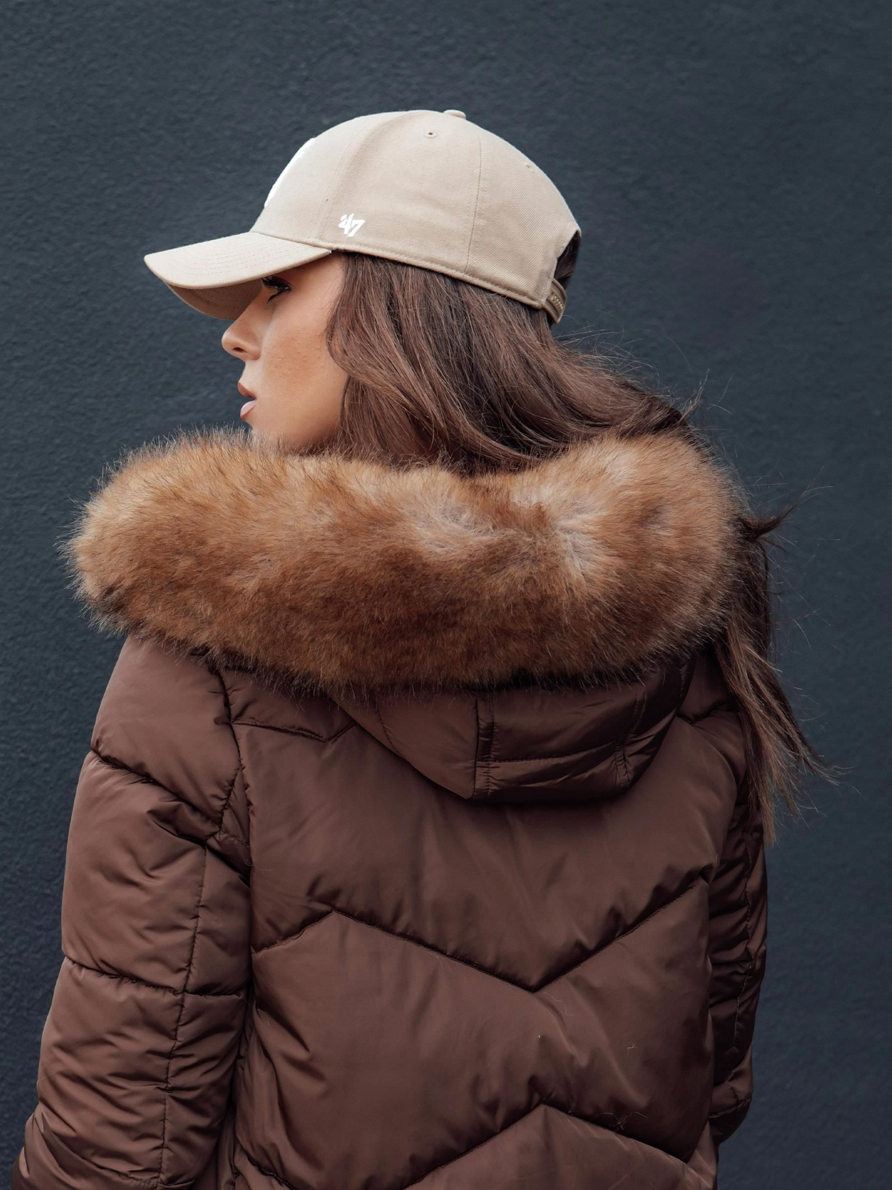 Pikowana Kurtka Damska Zimowa Z Kapturem Brązowa ty4529 S - Ceny i ...