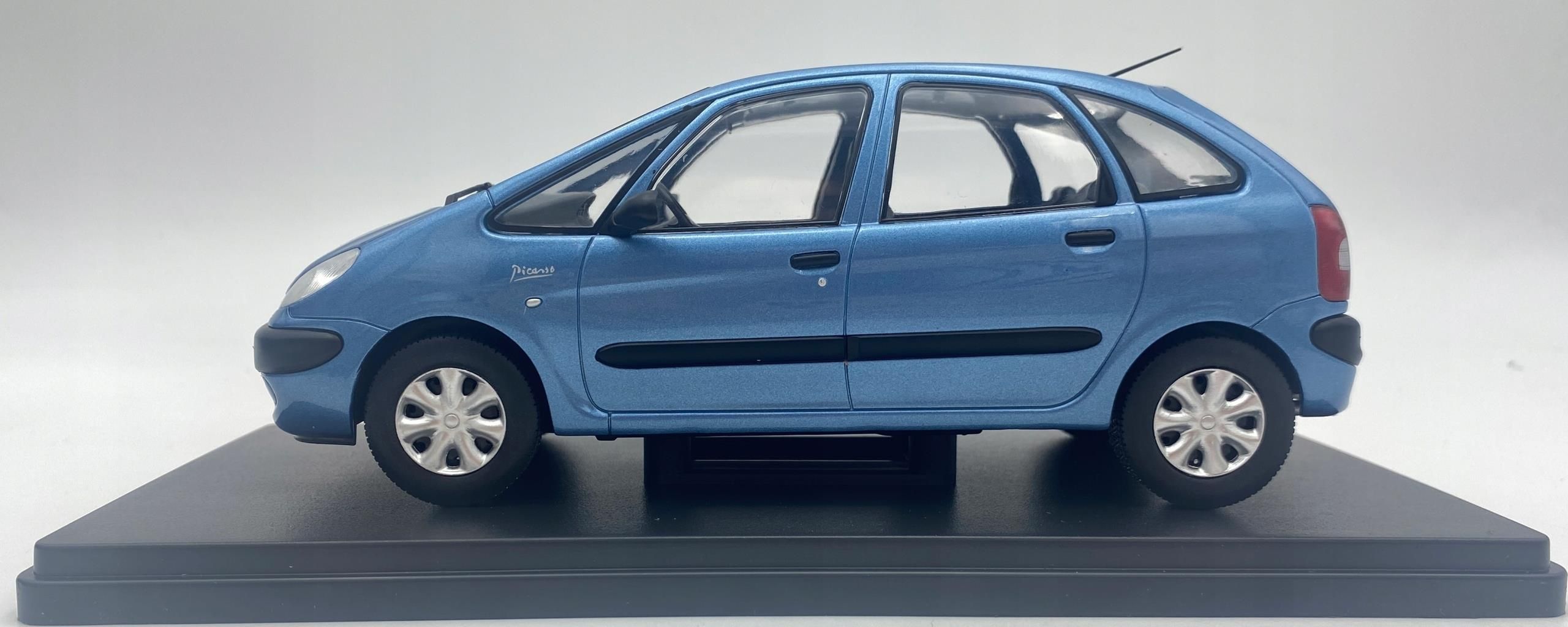 Whitebox Citroen Xsara Picasso 1999 Model Metal 124233 1:24 Niebieski ...