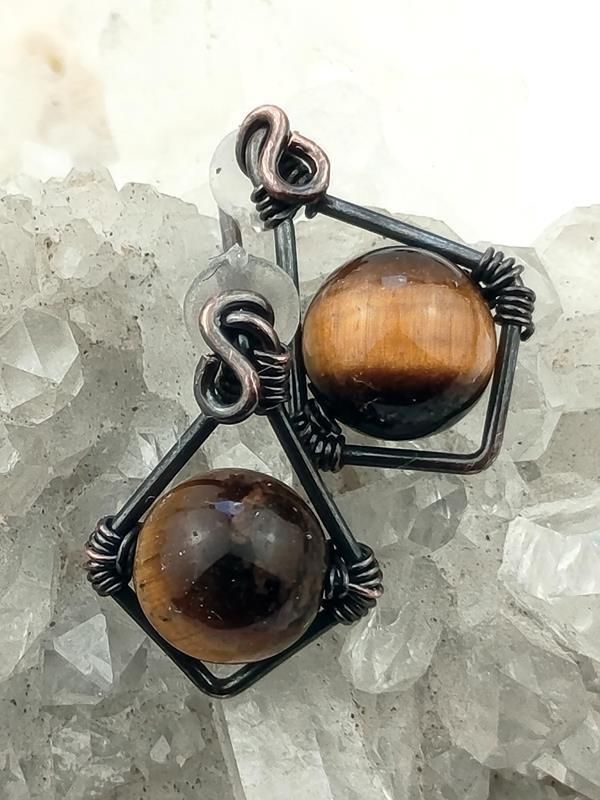 Tygrysie oko - kolczyki miedziane 1.5x1 cm, sztyfty, waga kolczyków 1.3 ...