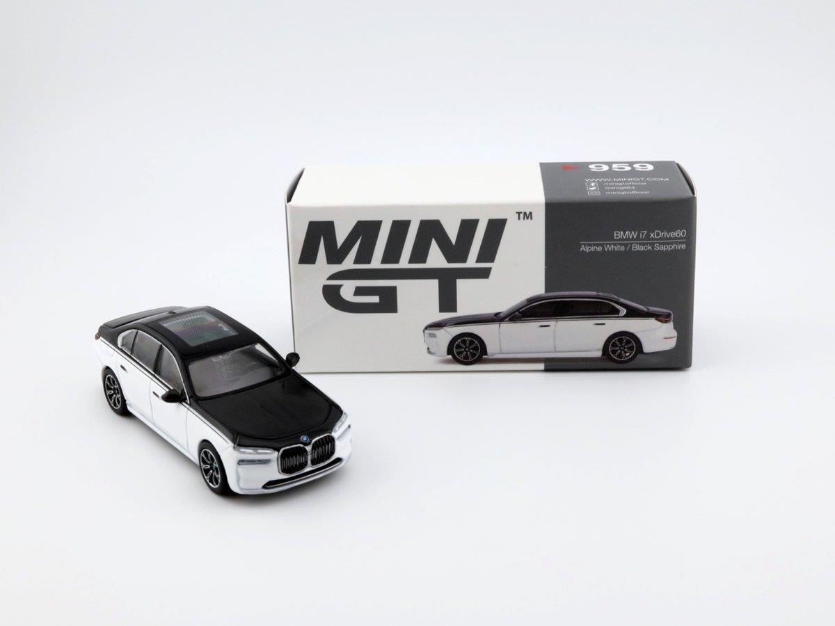 Mini Gt Bmw I7 Xdrive60 Alpine White Black Sapphire Lhd Minigt ...