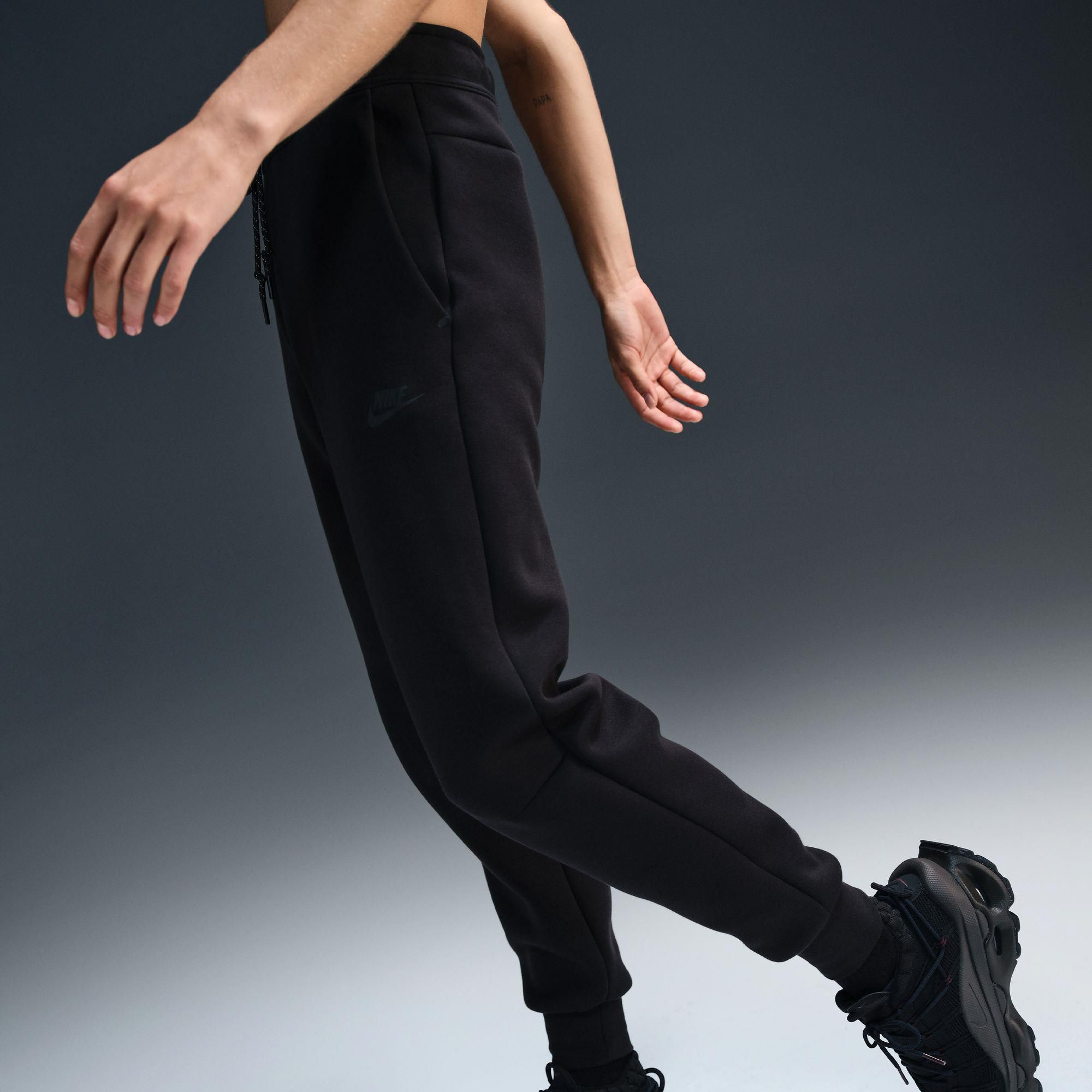 Spodnie damskie Nike Sportswear Tech Fleece Mid-Rise black/black - Ceny ...