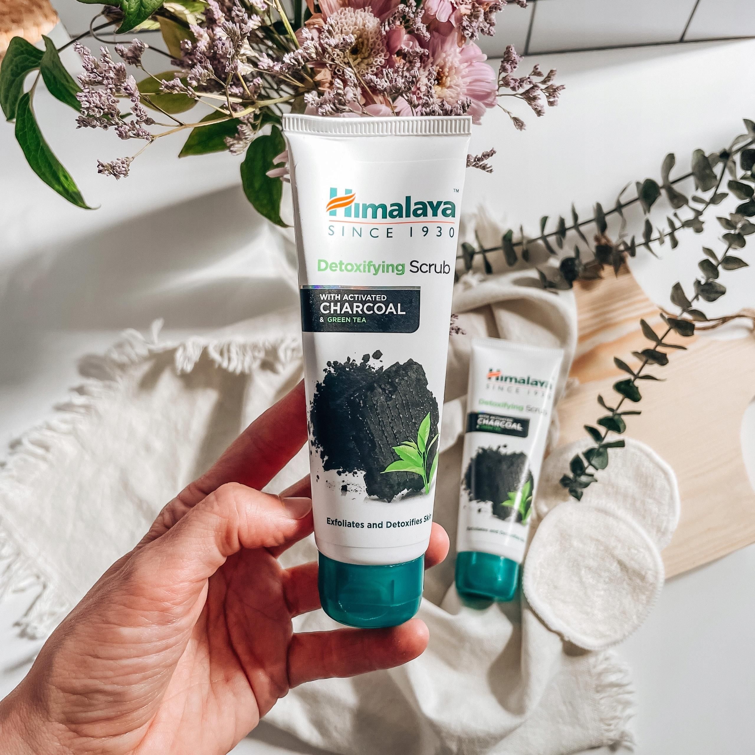 Himalaya Detoksykujący Peeling Do Twarzy Węgiel Aktywny Zielona Herbata ...