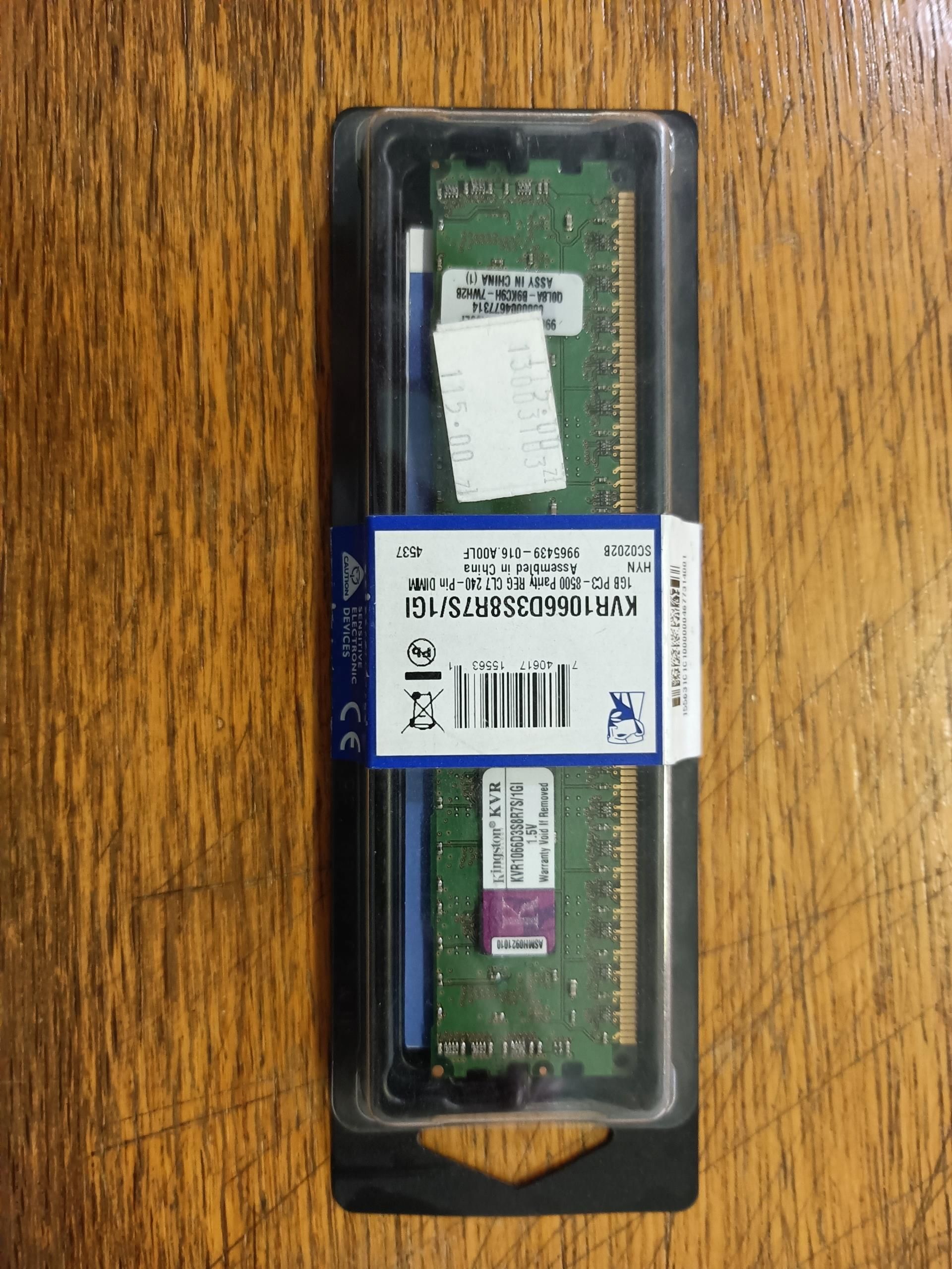 Kingston DDR3 1GB 1066MHz ECC Reg with Parity CL7 (KVR1066D3S8R7S/1GI ...
