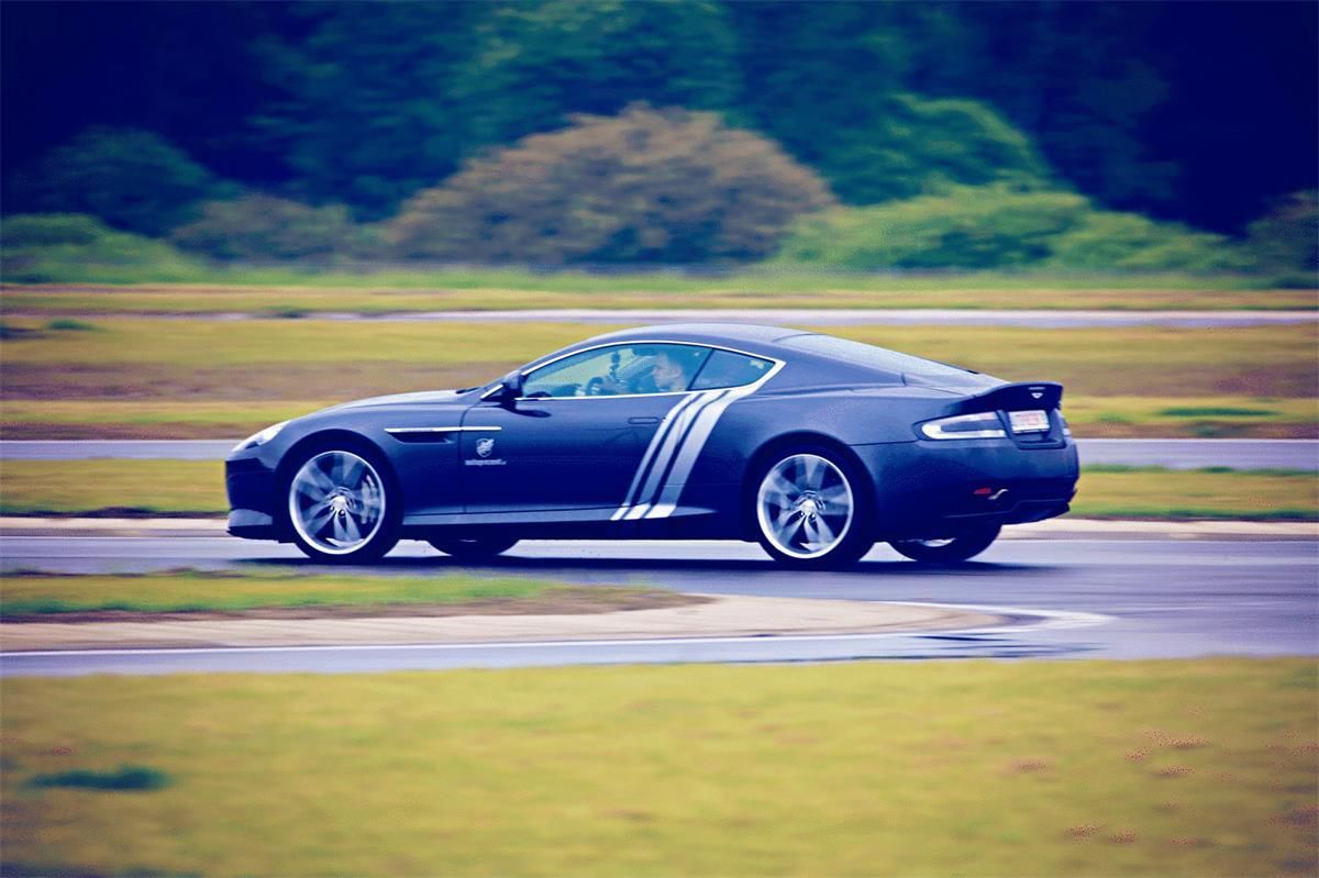 Jazda Aston Martin DB9 (05'-07') - Wiele Lokalizacji - Ułęż \ 4 ...