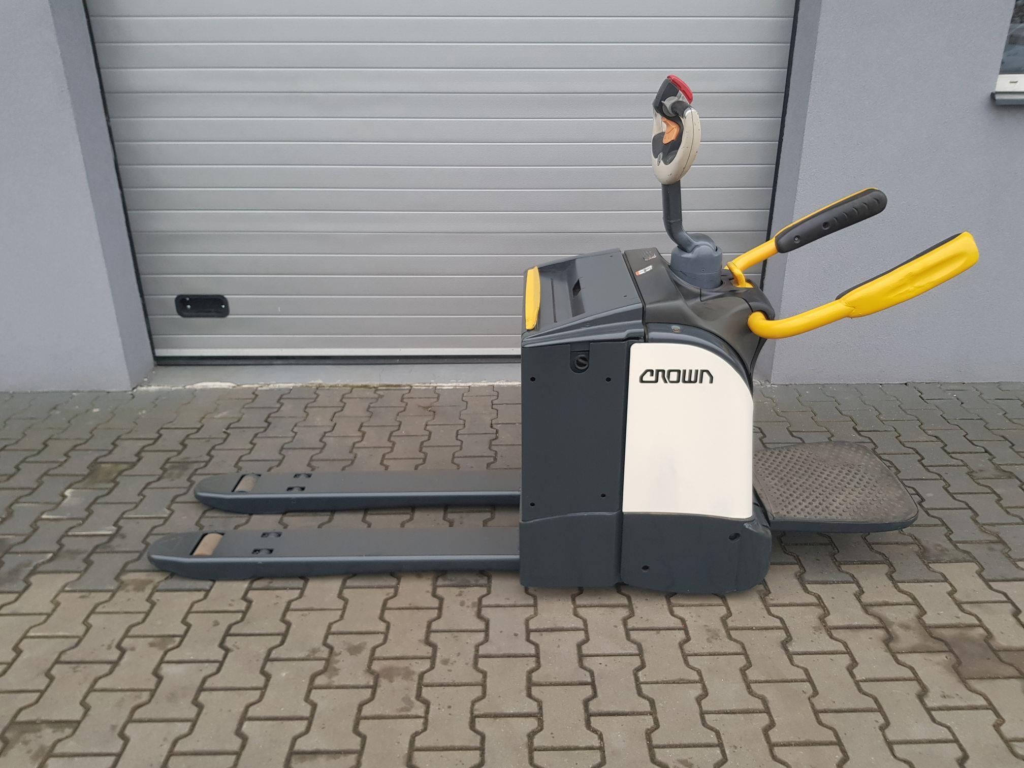 Wózek widłowy paletowy Crown WT3040 elektryczny - Opinie i ceny na Ceneo.pl