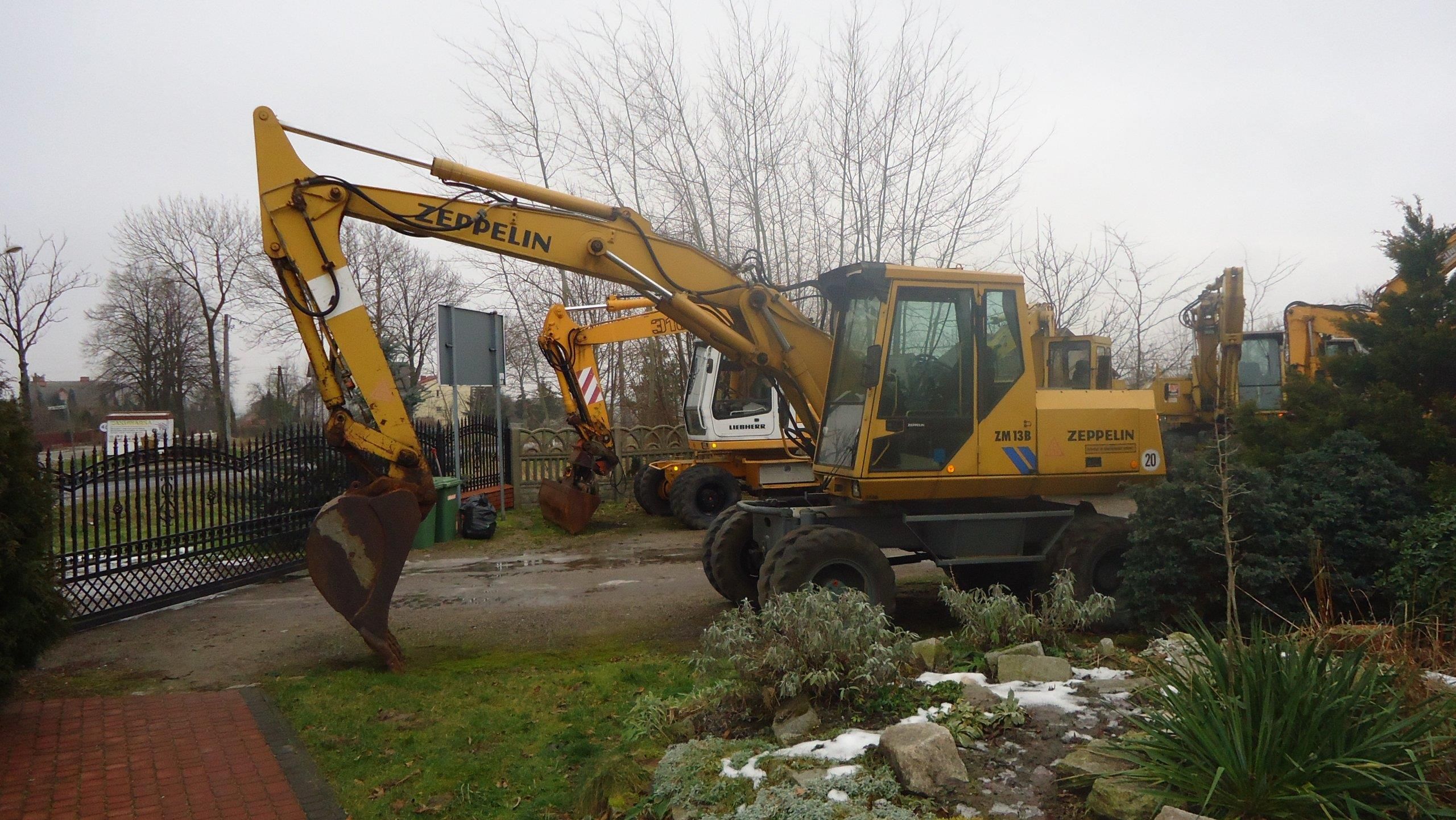 Koparka Zeppelin 13B Koparka Cat 206B - Opinie i ceny na Ceneo.pl