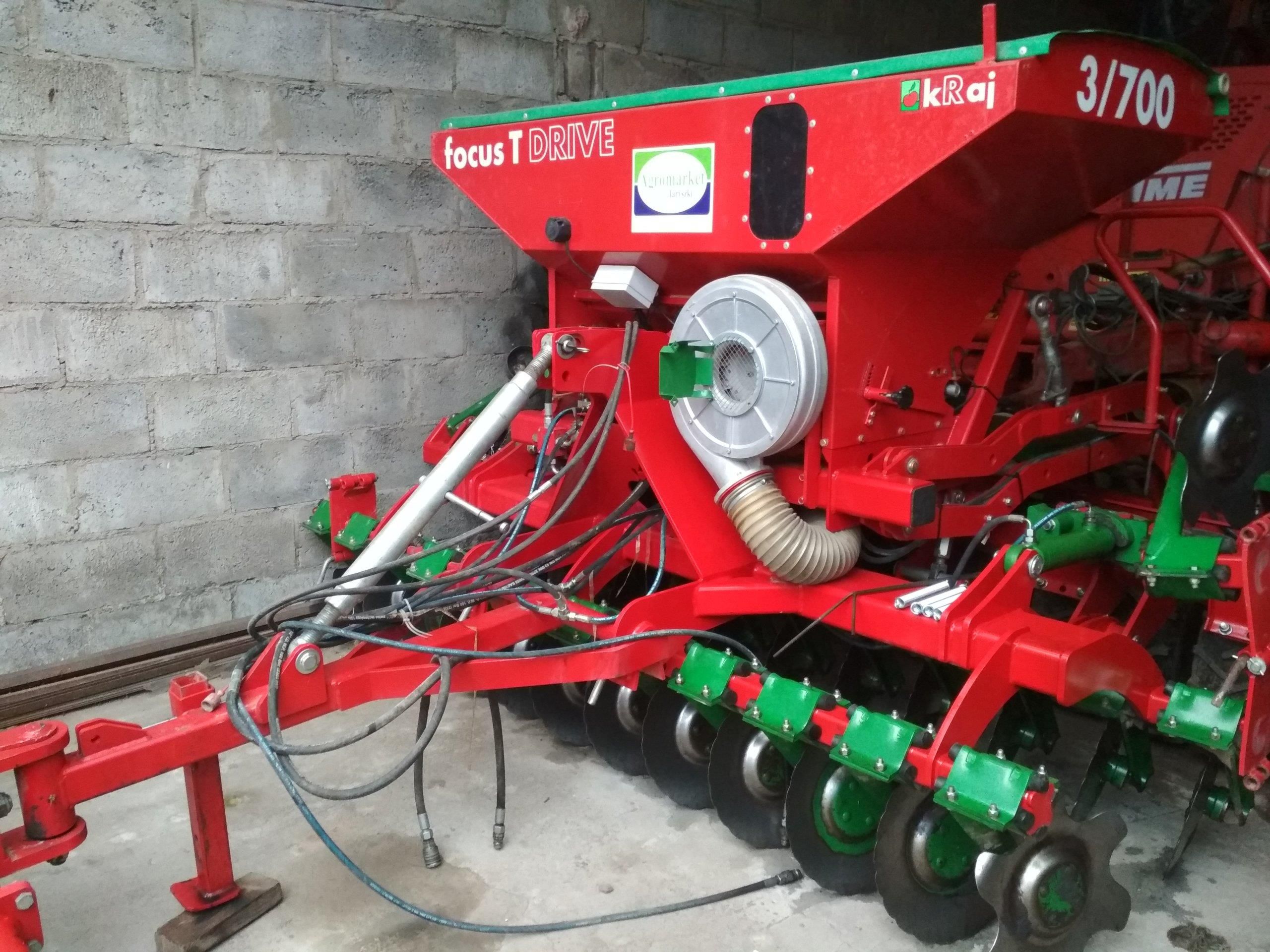 Agregat uprawowo-siewny Unia Focus T-drive 3/700 - Opinie i ceny na Ceneo.pl