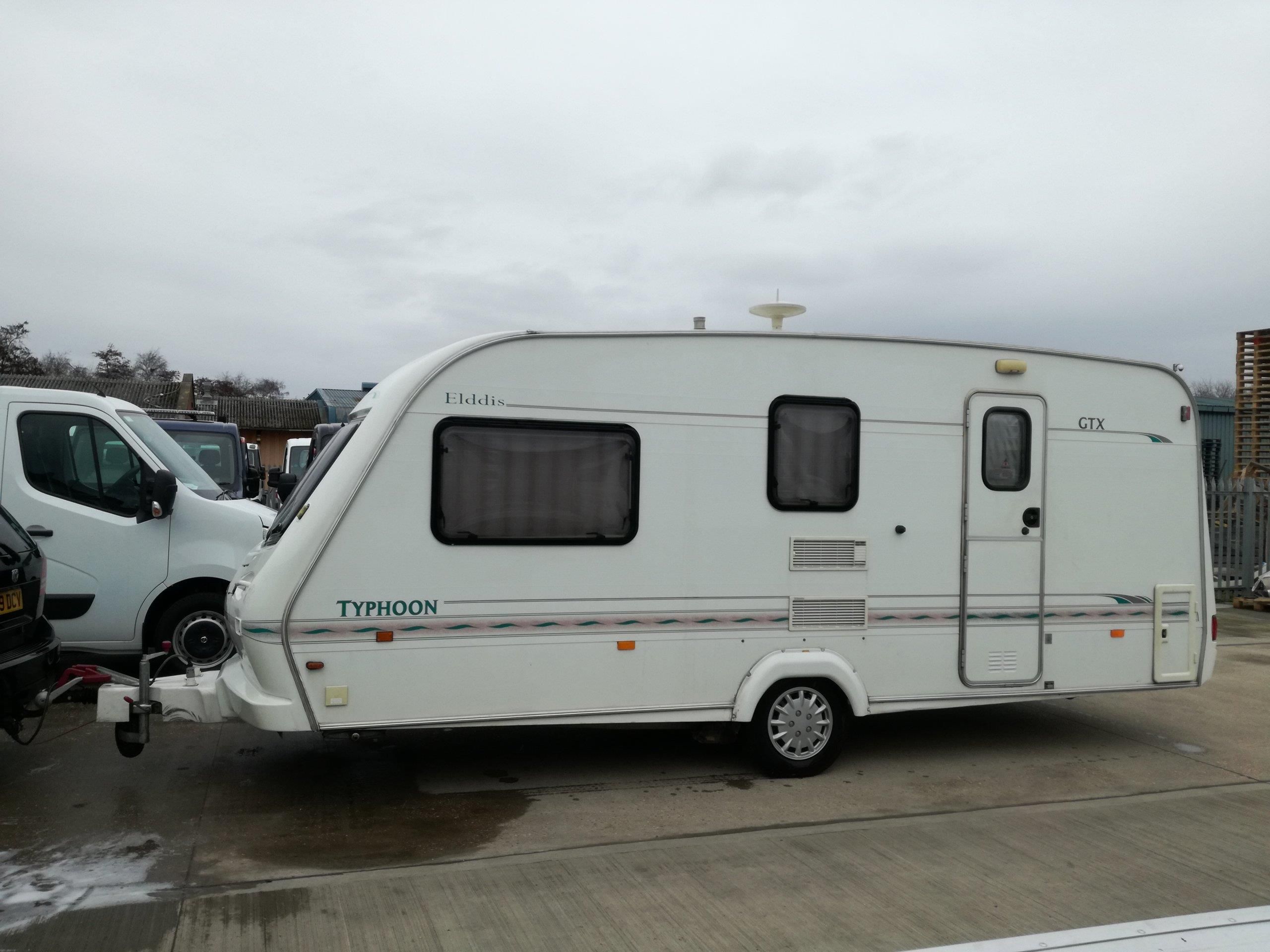 Przyczepa kempingowa ELDDIS Typhoon GTX z moverem - Opinie i ceny na Ceneo.pl