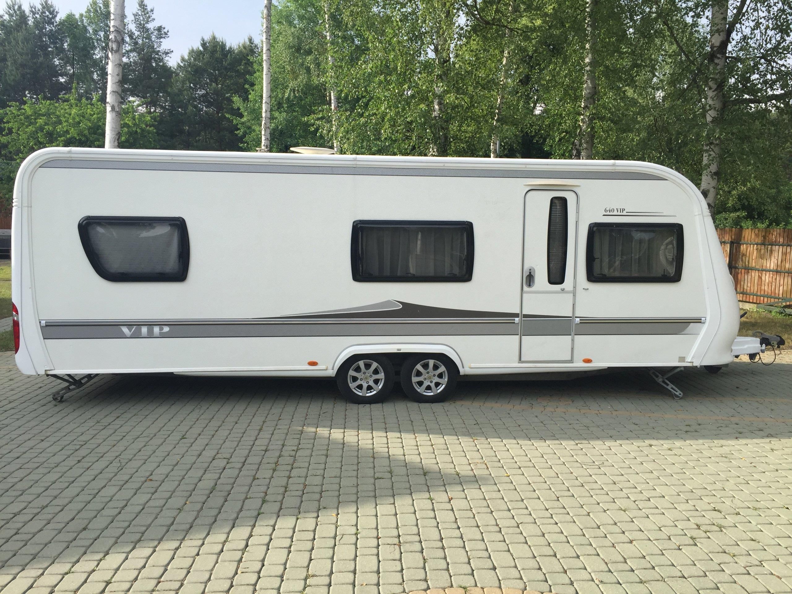 PRZYCZEPA KEMPINGOWA HOBBY 640 VIP Z PRZEDSIONKIEM - Opinie i ceny na ...