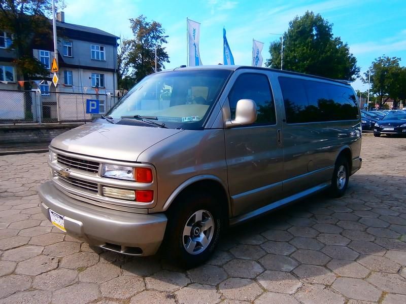 Chevrolet Express 2001 benzyna 288KM van (minibus) - Opinie i ceny na ...