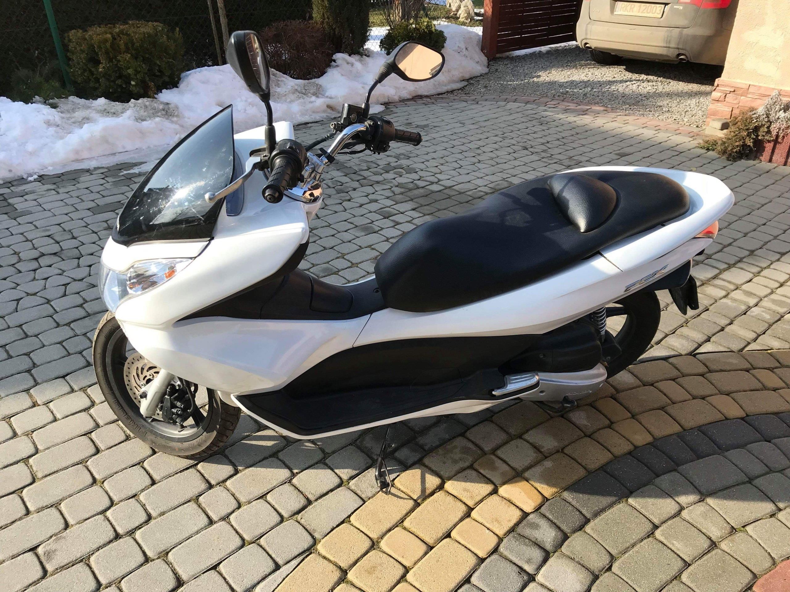 Skuter Honda PCX 125 rok pr. 2011 stan BDB - Opinie i ceny na Ceneo.pl