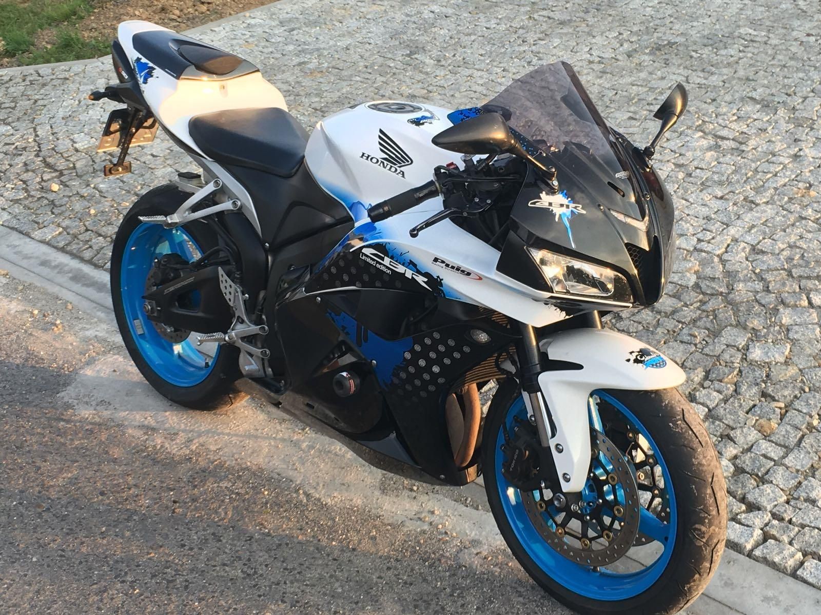 Honda CBR 600 rr pc 40 - Opinie i ceny na Ceneo.pl