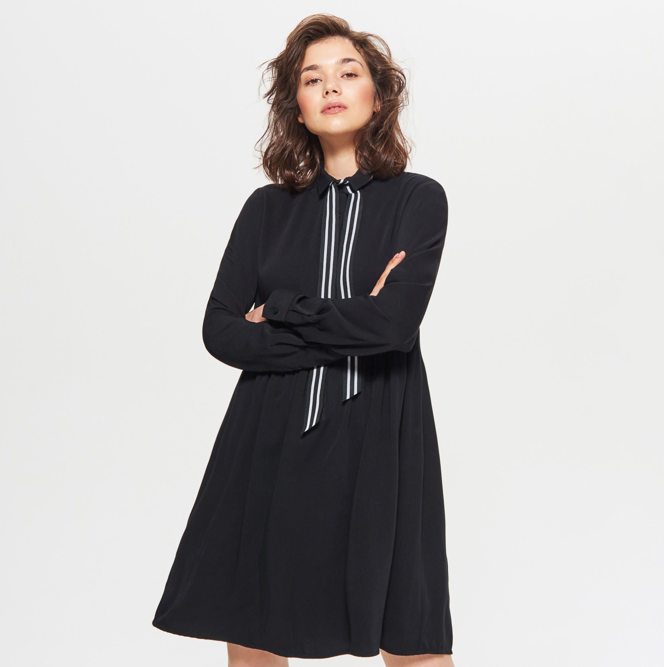 Cropp - Sukienka z ozdobną taśmą - Czarny - Ceny i opinie - Ceneo.pl