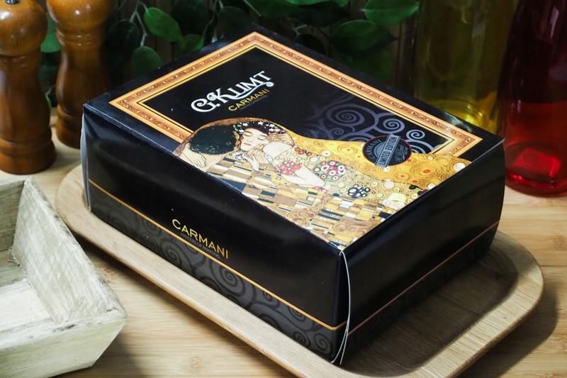 Carmani Filiżanka +Spodek Gustav Klimt The Family Collage Czarne Tło ...