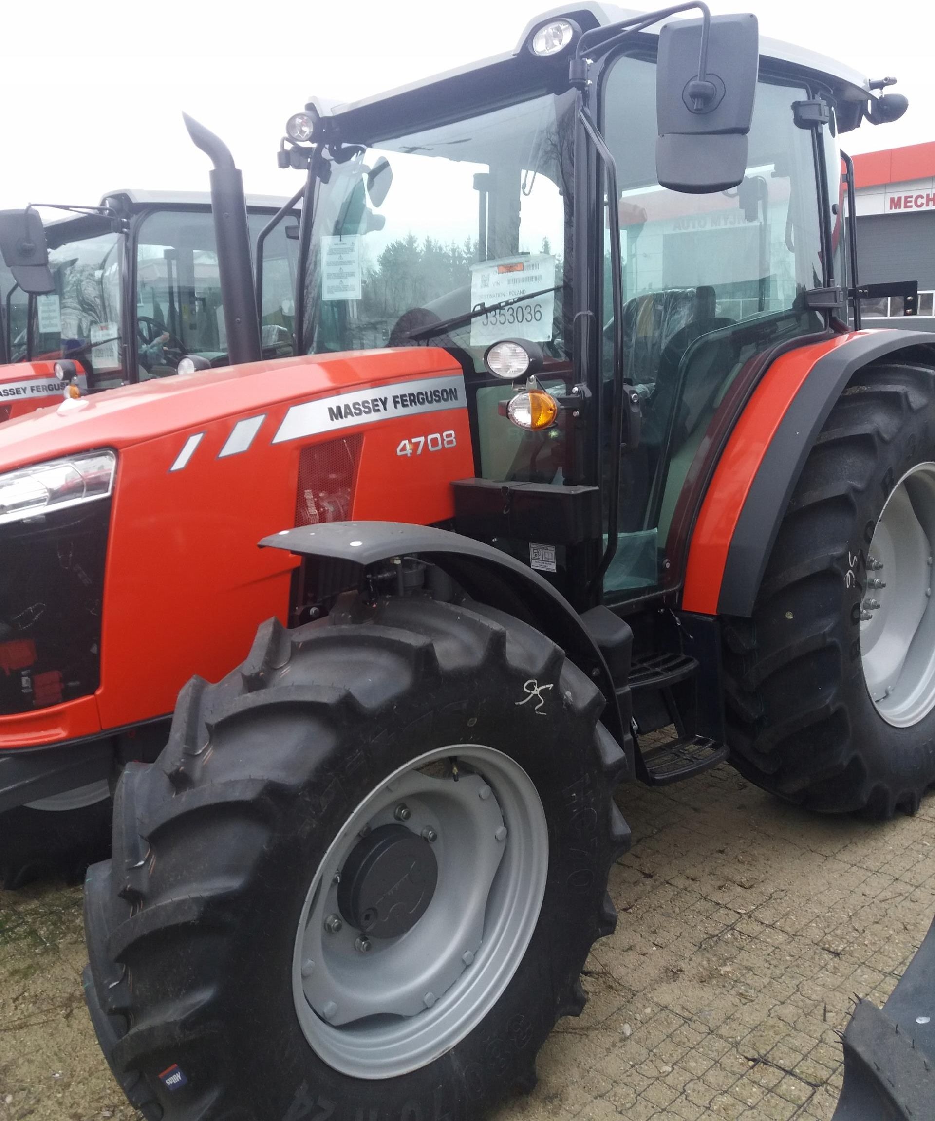 Ciagnik Massey Ferguson 4708 - Opinie i ceny na Ceneo.pl