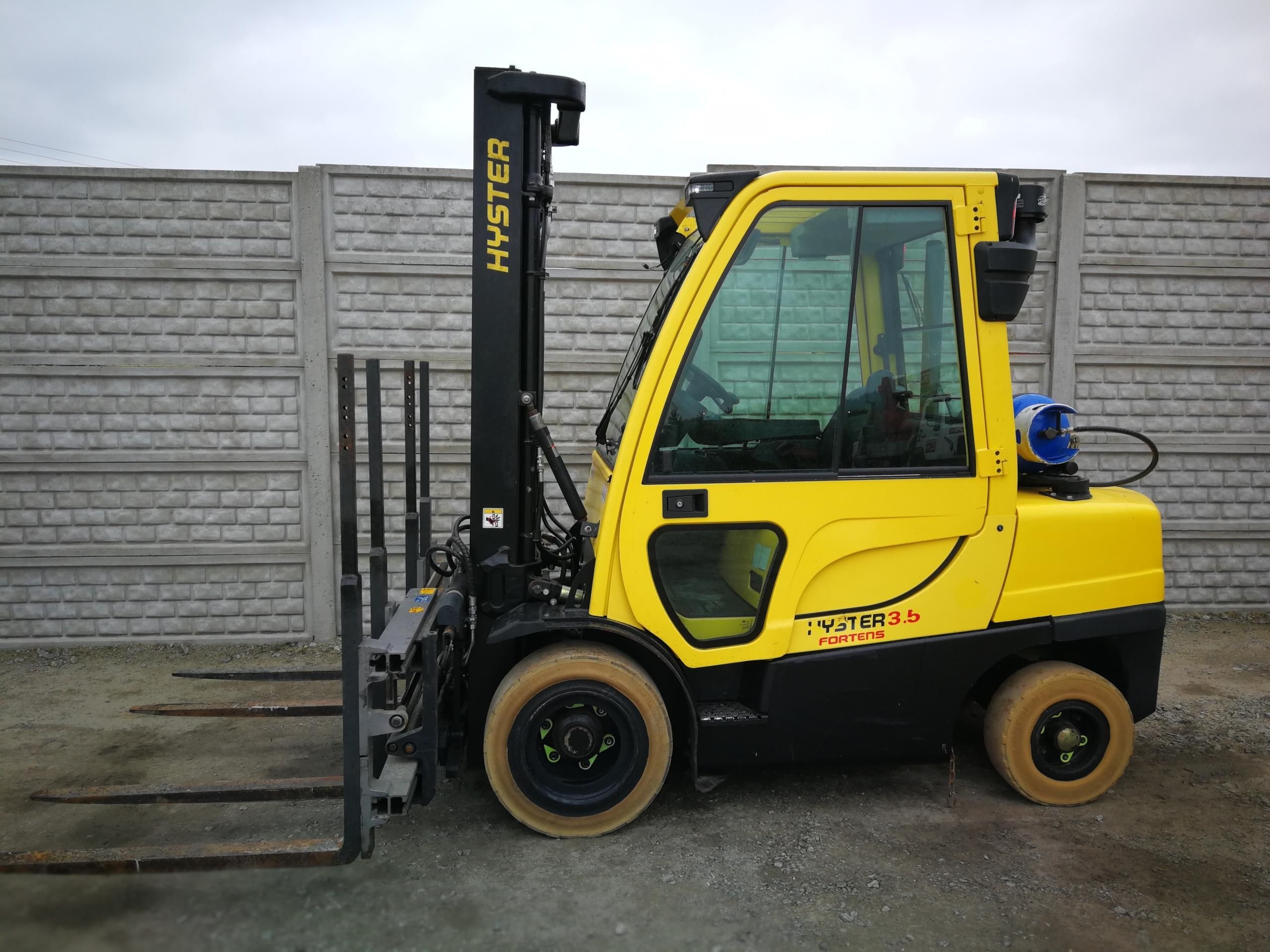 HYSTER H3,5 FT WÓZEK WIDŁOWY WIDLAK GAZ TRIPLEX 35 - Opinie i ceny na ...