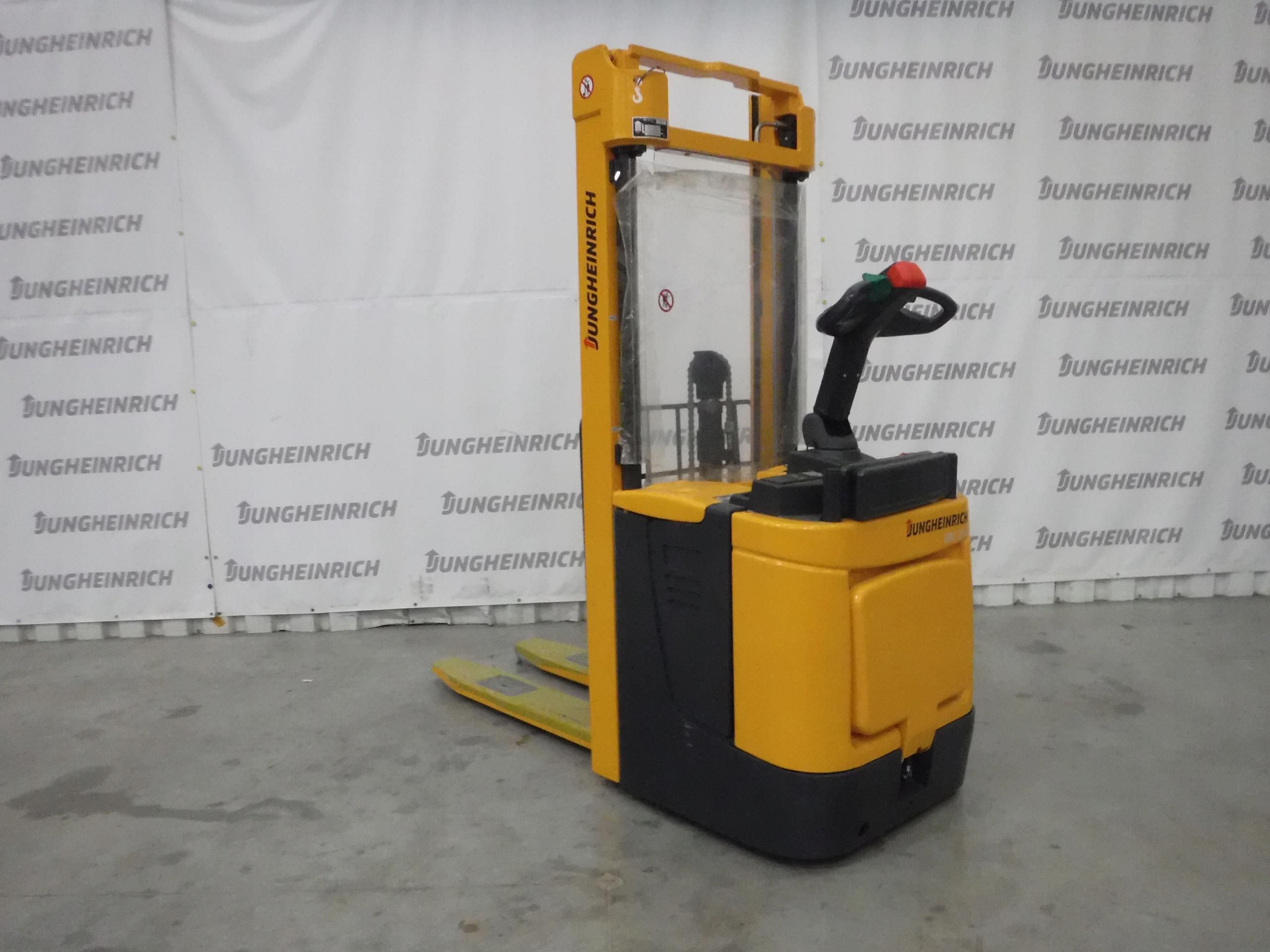 ELEKTRYCZNY WÓZEK WIDŁOWY JUNGHEINRICH TYP ERC 214 - Opinie i ceny na ...