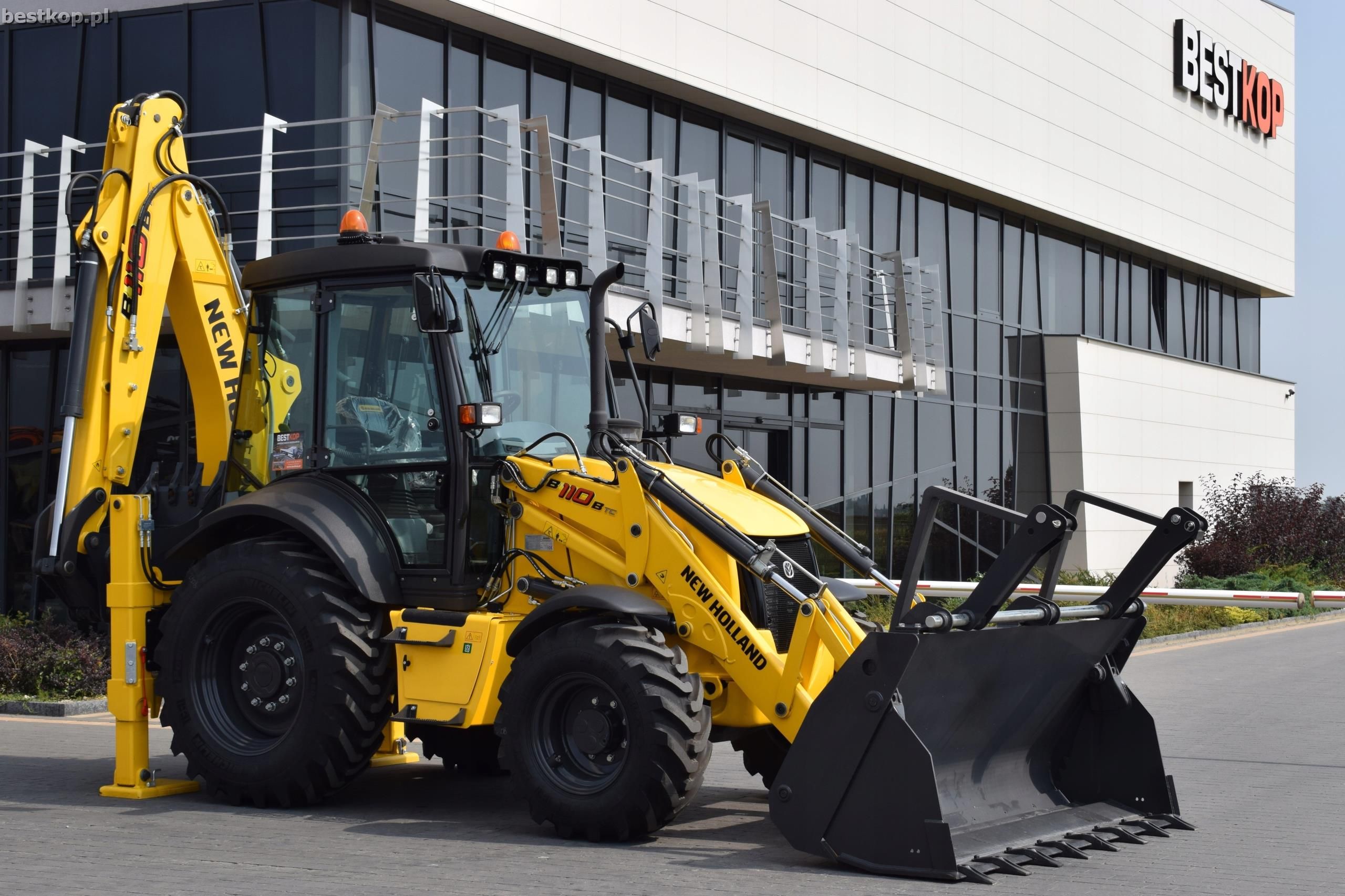 New Holland B110B , , NOWY , , *Bogate wyposażenie* - Opinie i ceny na ...