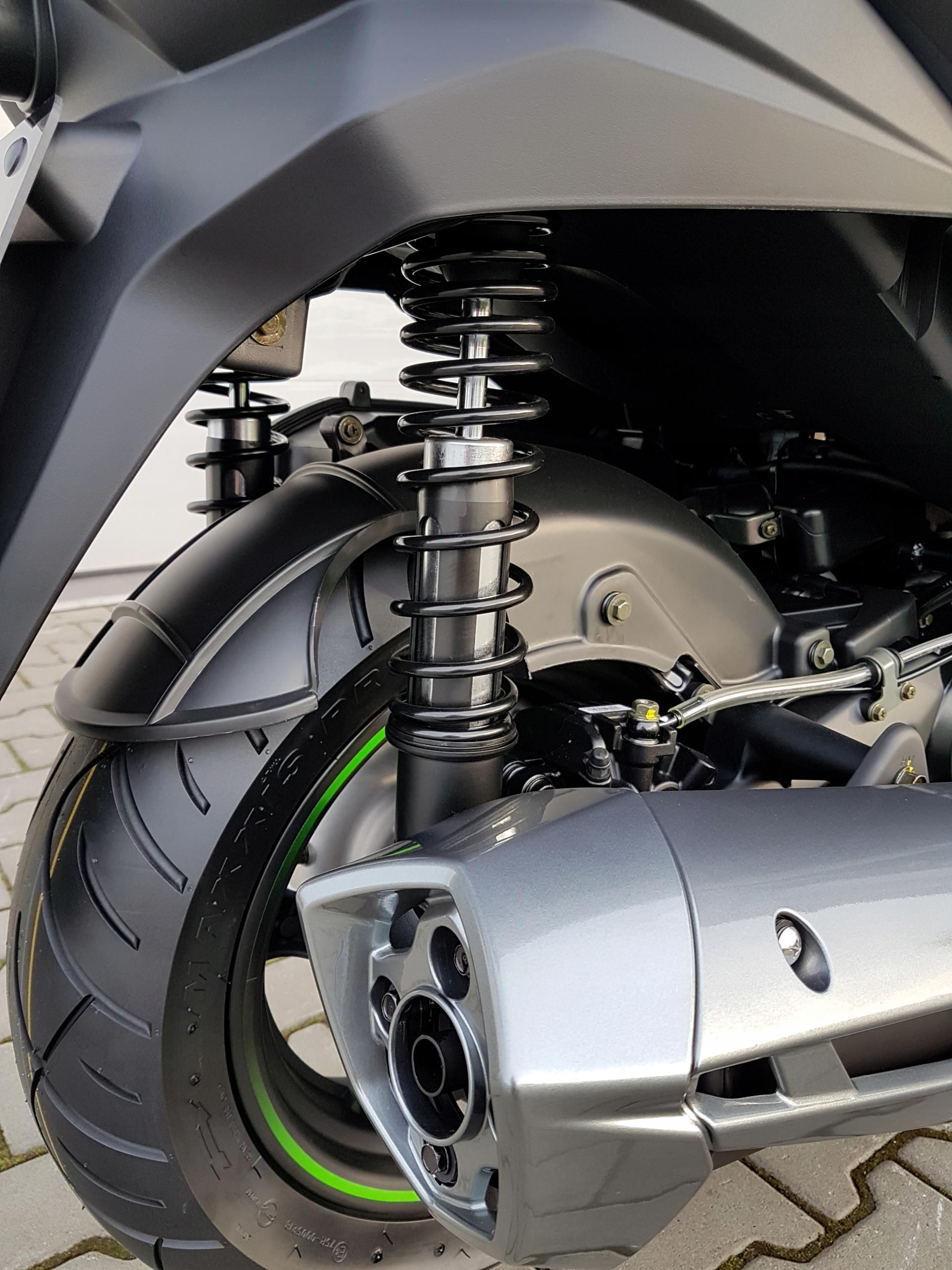 Kawasaki J125 SE, Nowy maxi skuter , Wyprzedaż! - Opinie i ceny na Ceneo.pl