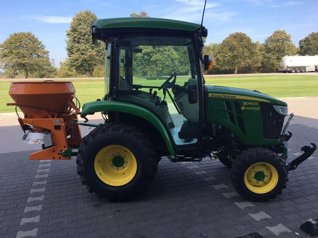 John Deere John Deere 3045R, ciagnik kompaktowy - Opinie i ceny na Ceneo.pl